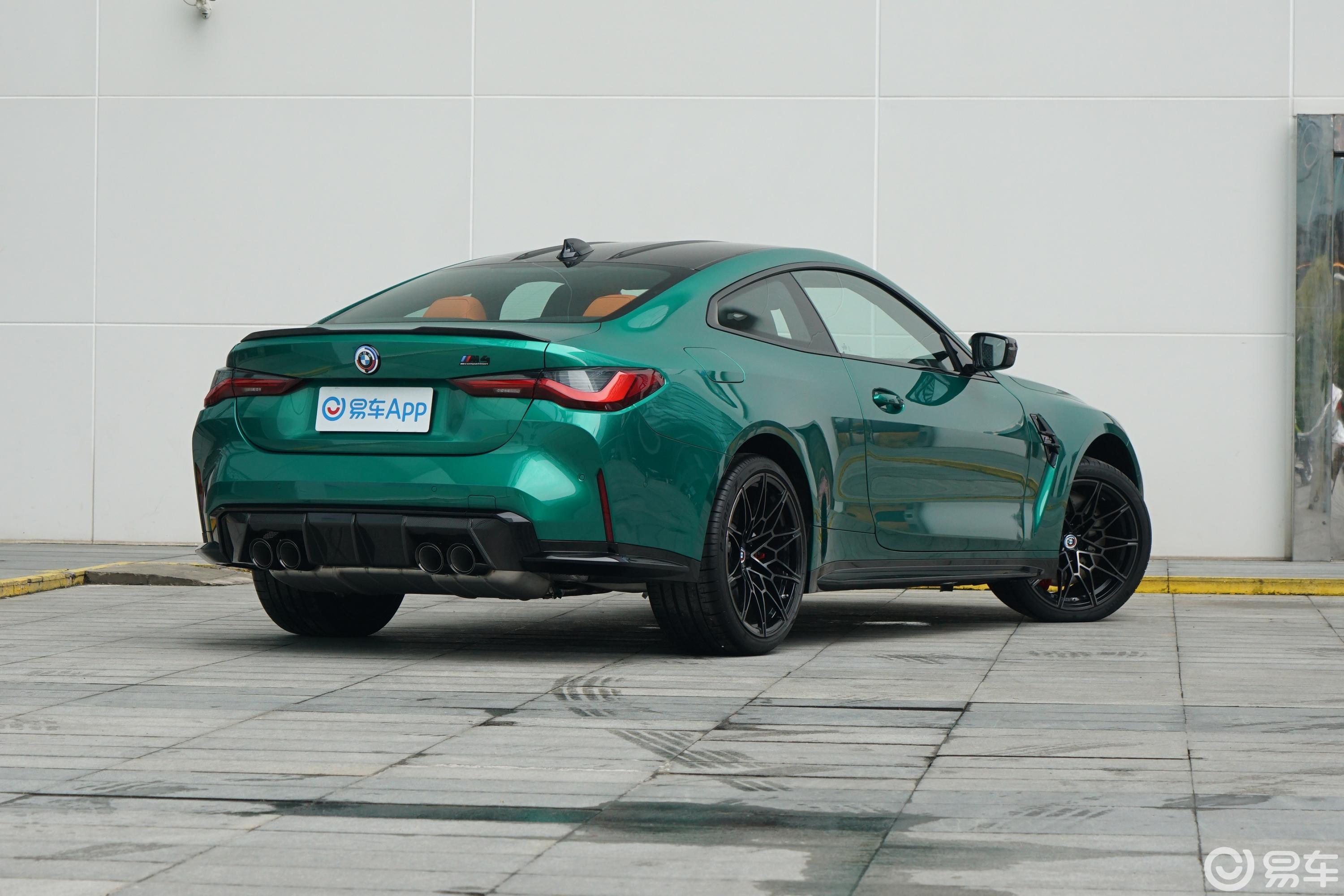 【宝马M450周年版 M4 双门轿跑车 雷霆版侧后45度车头向右水平图片-汽车图片大全】-易车