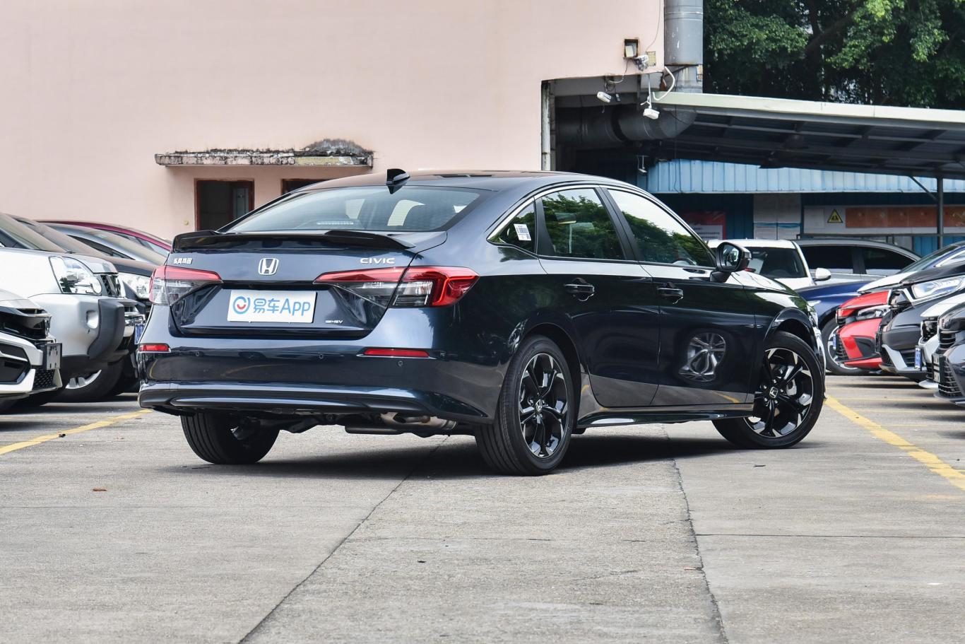 【思域e:HEV 2.0L E-CVT锐力版侧后45度车头向右水平图片-汽车图片大全】-易车