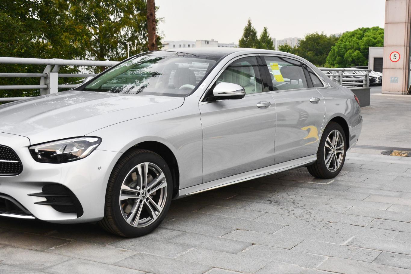 【奔驰E级E 260 L 运动型外观细节图片-汽车图片大全】-易车