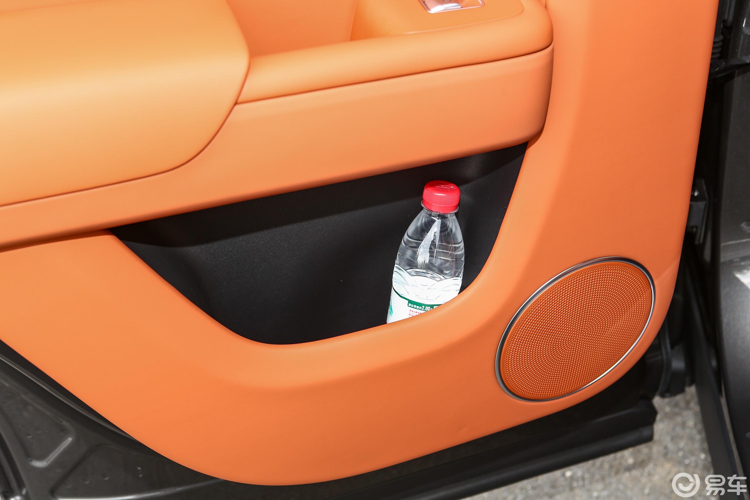 【理想L8L8 Pro版后排空间图片-汽车图片大全】-易车