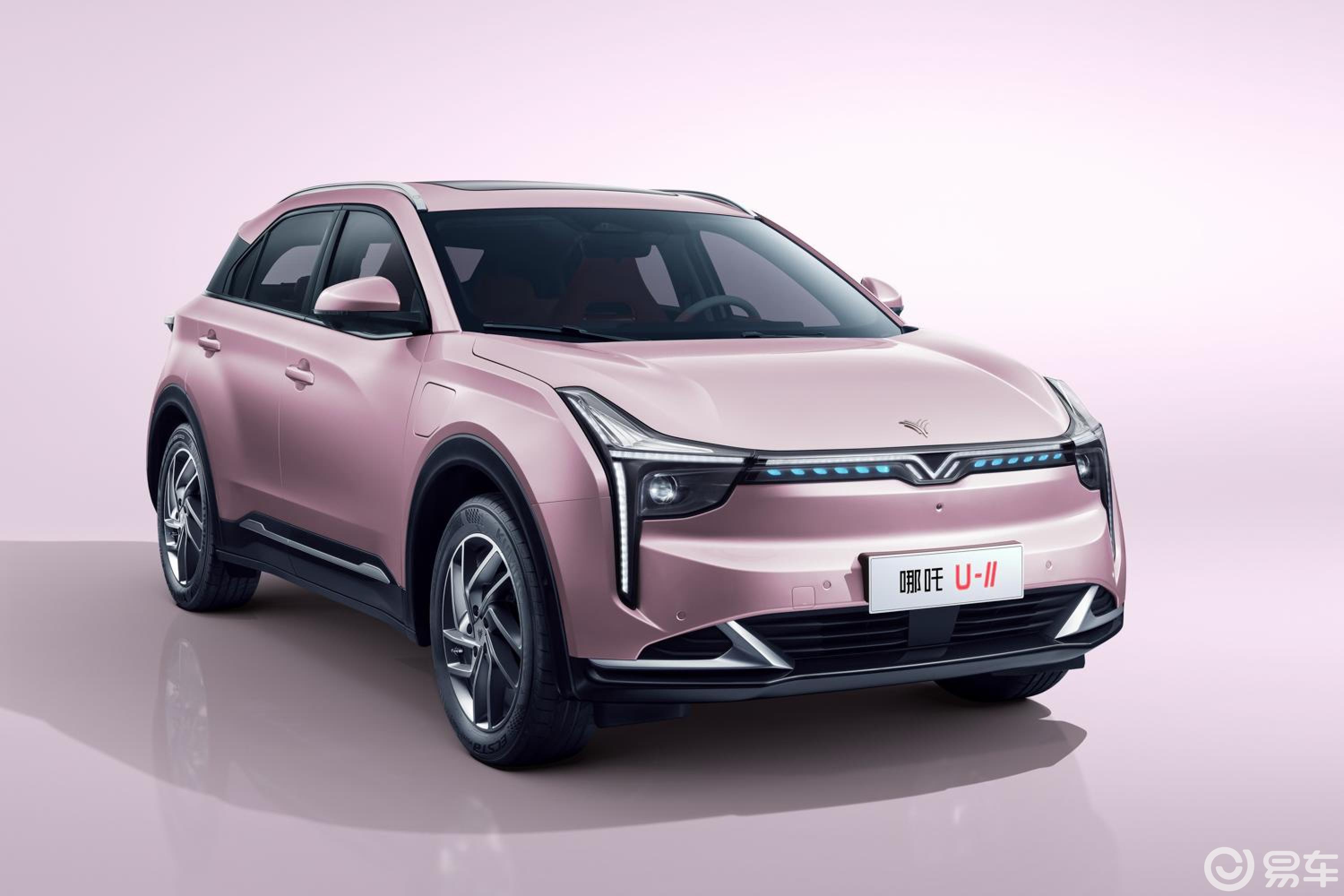【哪吒U图片-汽车图片大全】-易车