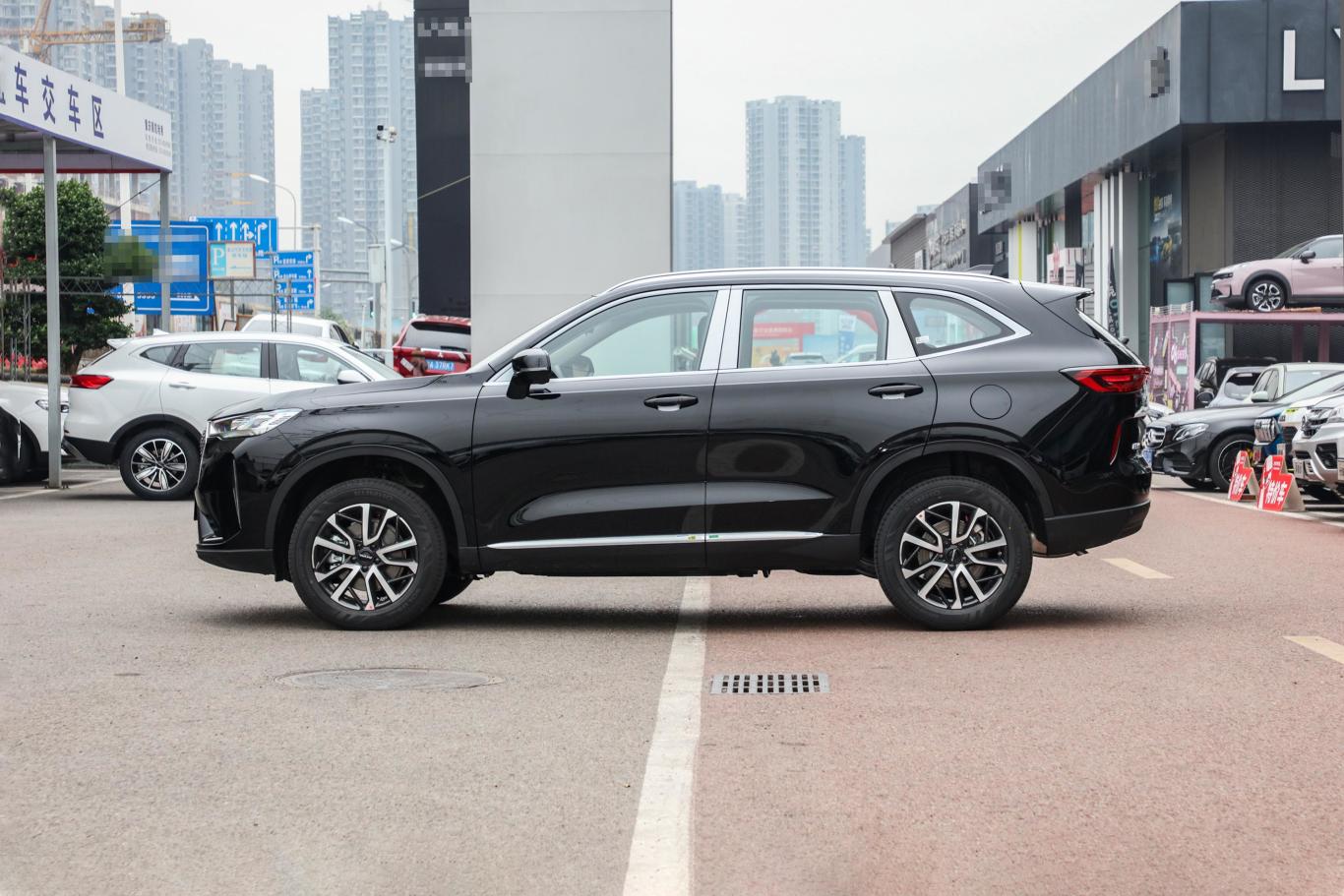 【哈弗H6第三代 1.5T 两驱Max正侧车头向左水平图片-汽车图片大全】-易车