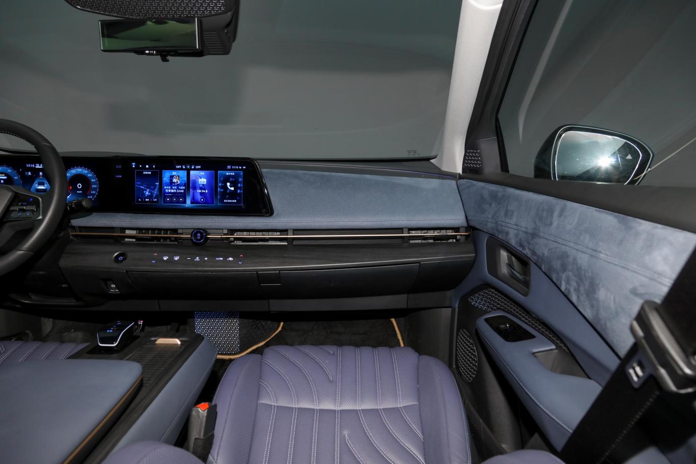 【ARIYA艾睿雅533km 四驱高性能顶配版副驾驶位区域图片-汽车图片大全】-易车