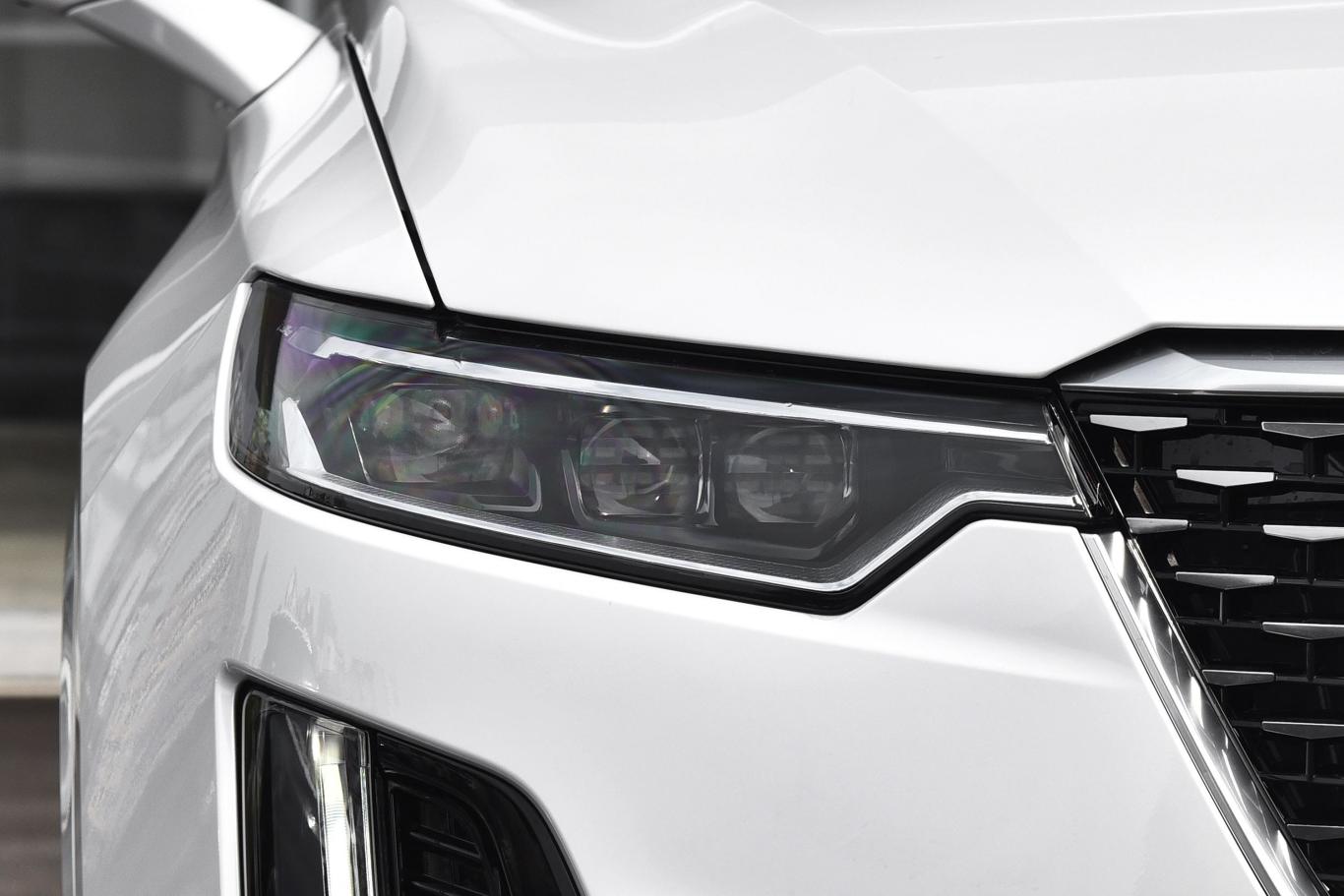 【凯迪拉克XT6轻混 120周年纪念版 2.0T 四驱豪华型 7座外观灯组图片-汽车图片大全】-易车