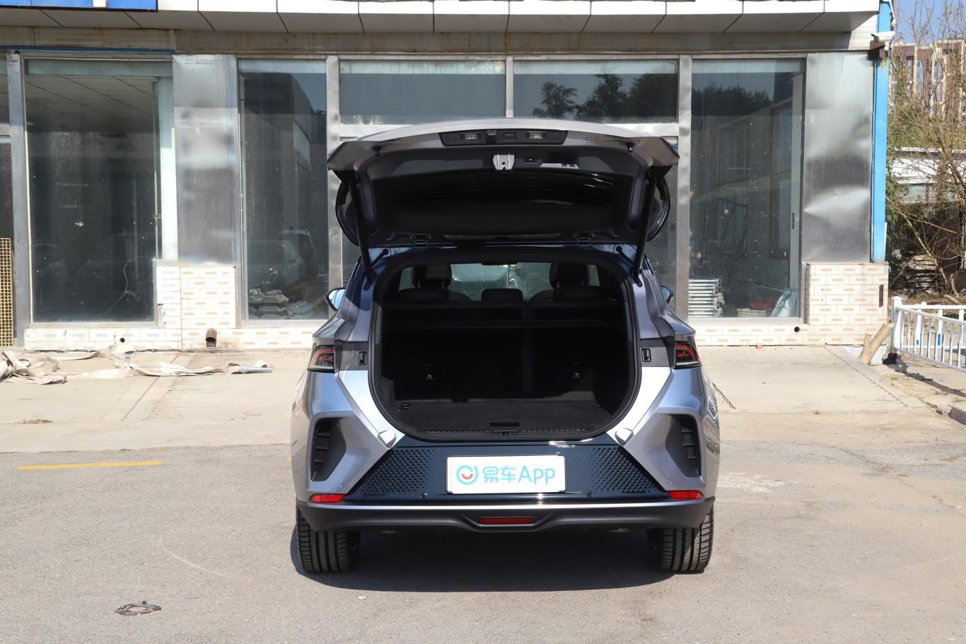 【极狐 阿尔法T653S+ 电机160kW后备厢图片-汽车图片大全】-易车