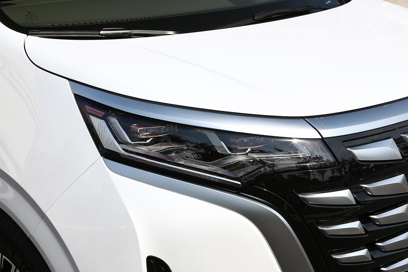 【腾势D9DM-i 1.5T 145km 四驱尊荣型大灯侧45度俯拍图片-汽车图片大全】-易车