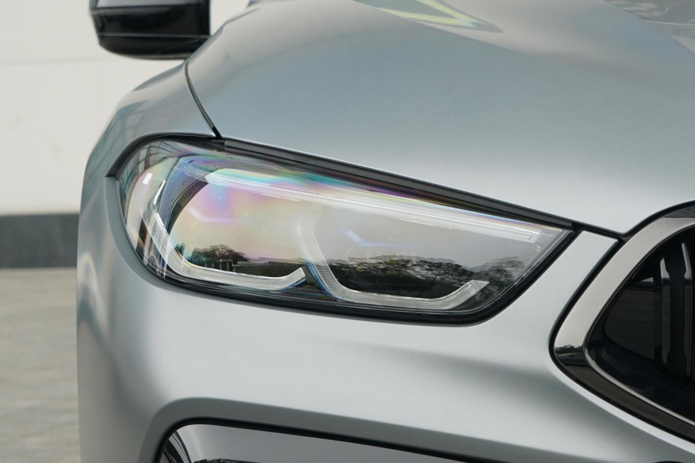 【宝马M850周年版 M8 四门轿跑车 雷霆版外观灯组图片-汽车图片大全】-易车