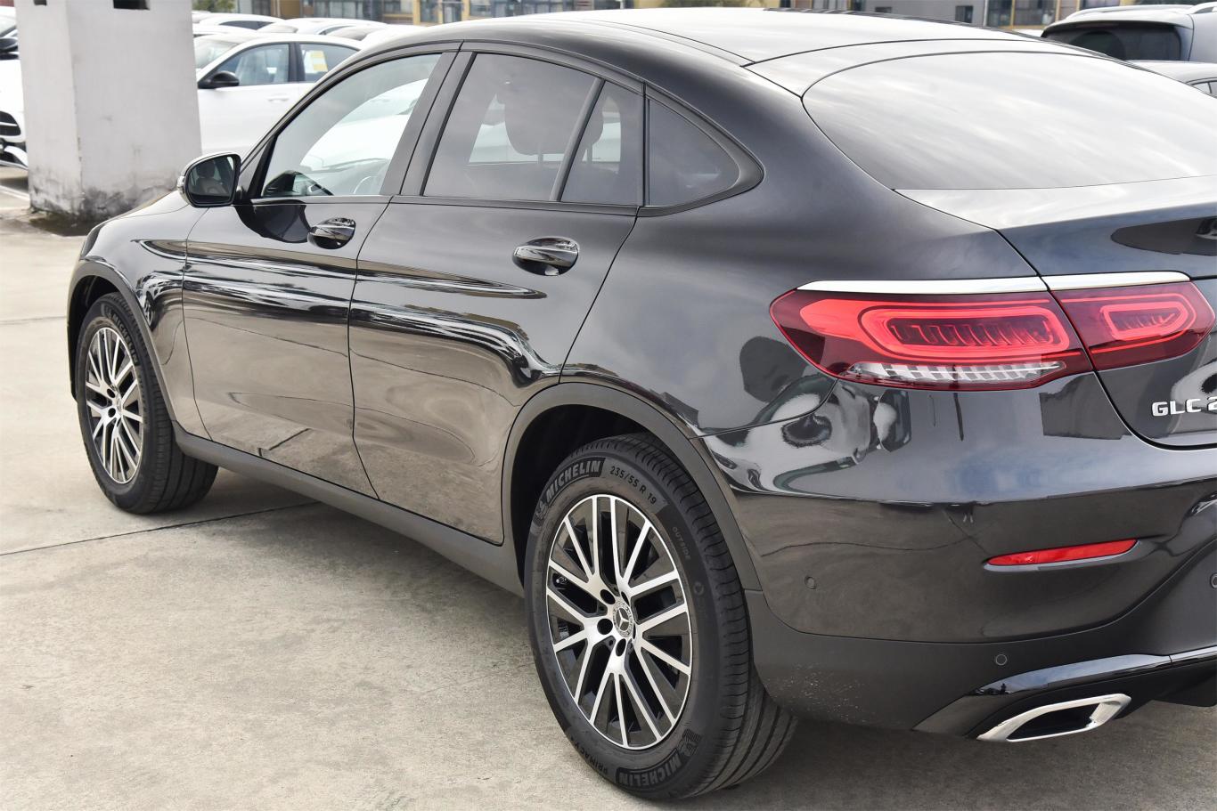 【奔驰GLC轿跑GLC 260 4MATIC 轿跑SUV外观细节图片-汽车图片大全】-易车