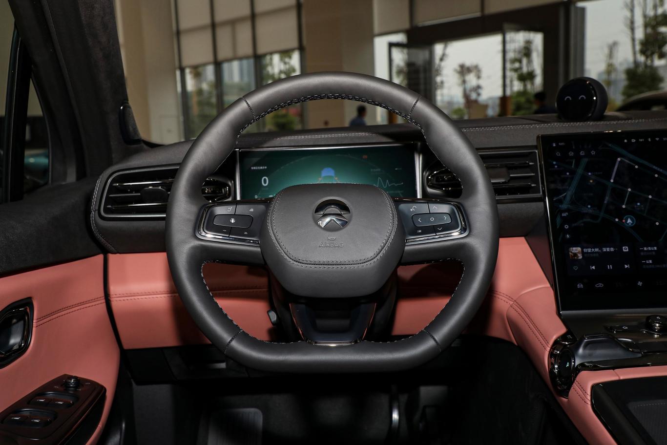 【蔚来EC6475km 签名版 75kWh方向盘图片-汽车图片大全】-易车