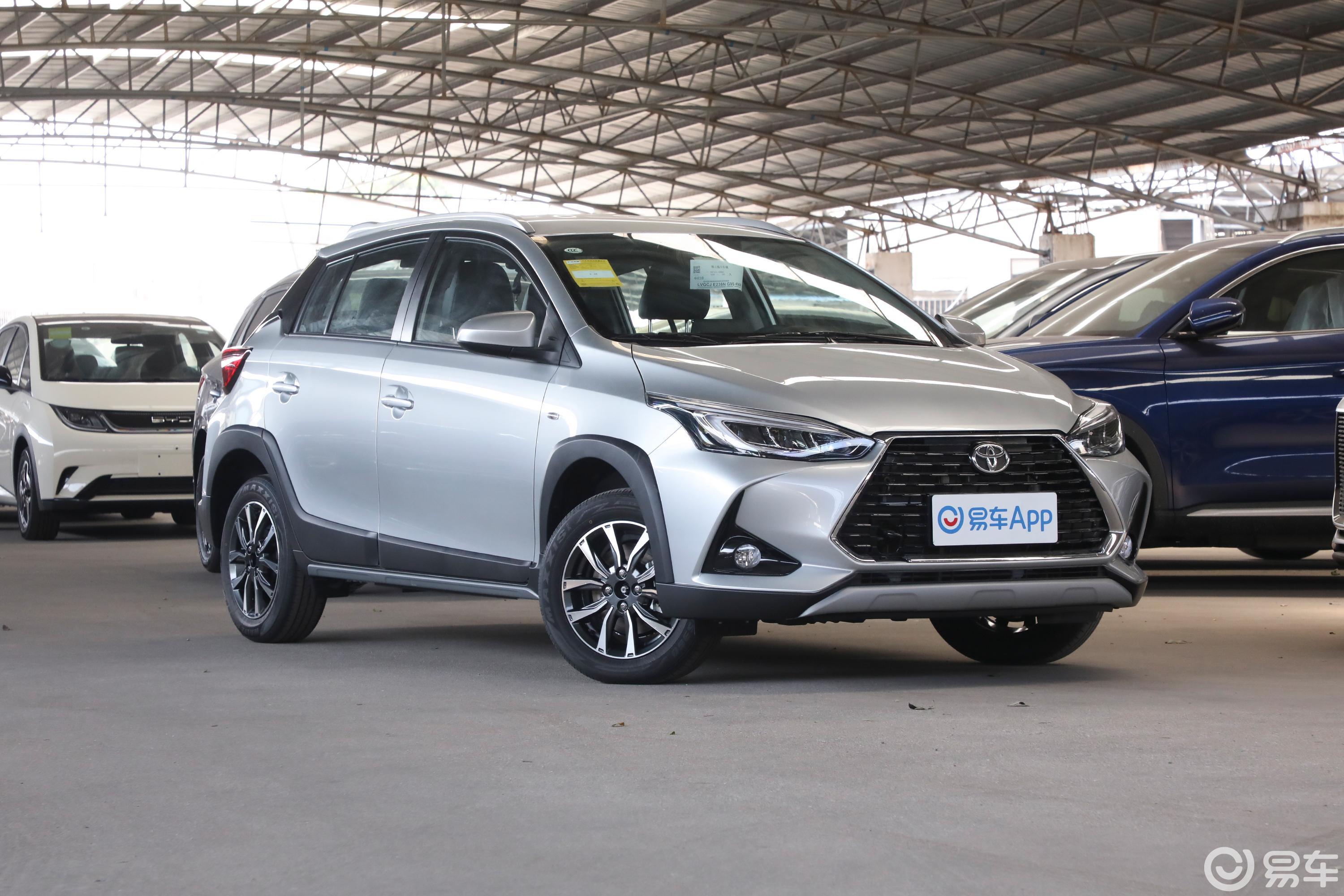 【YARiS L 致炫致炫X 1.5L CVT 豪华PLUS版侧前45度车头向右水平图片-汽车图片大全】-易车