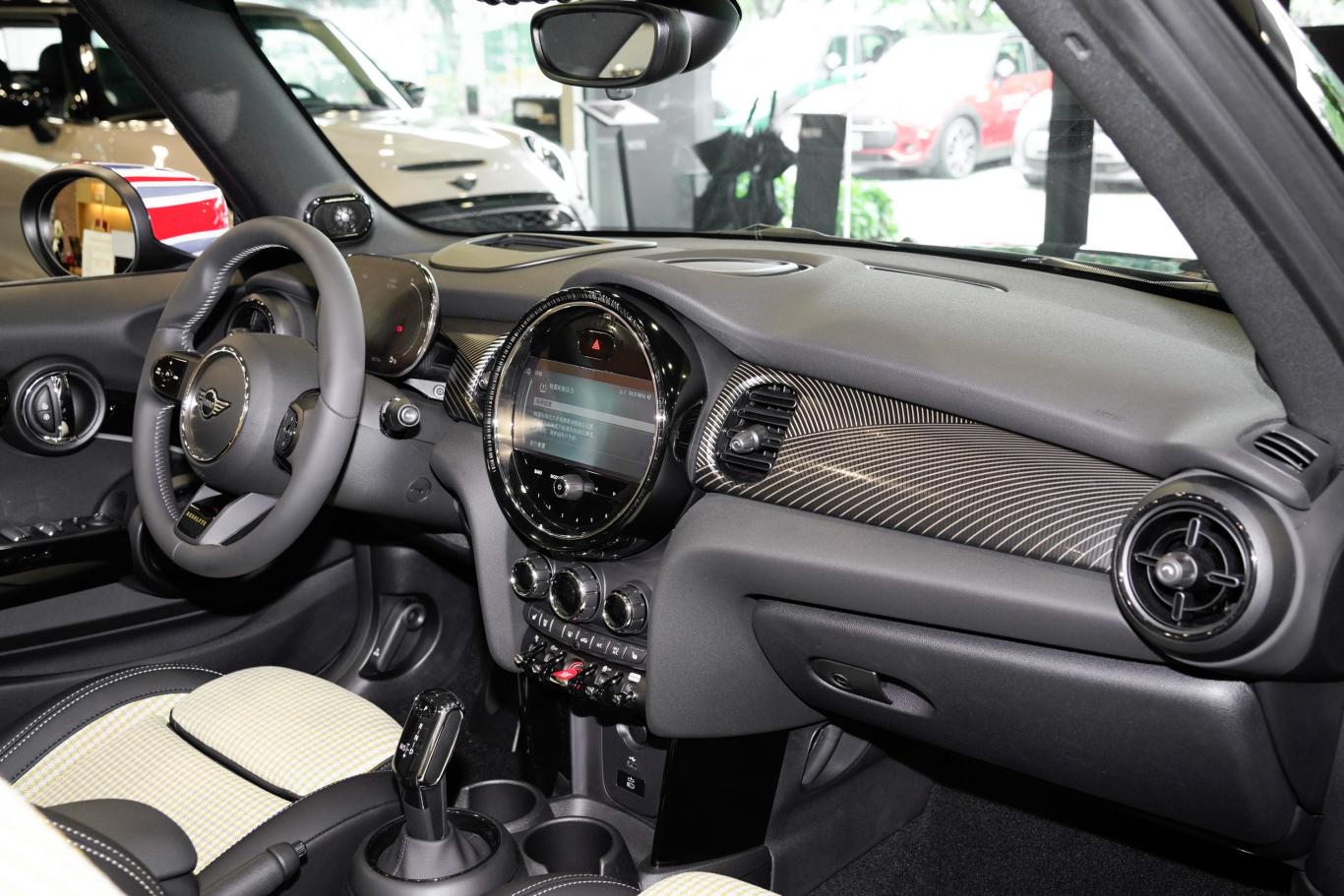 【MINI CABRIO2.0T COOPER S CABRIO 执迷特别版内饰全景副驾方向图片-汽车图片大全】-易车