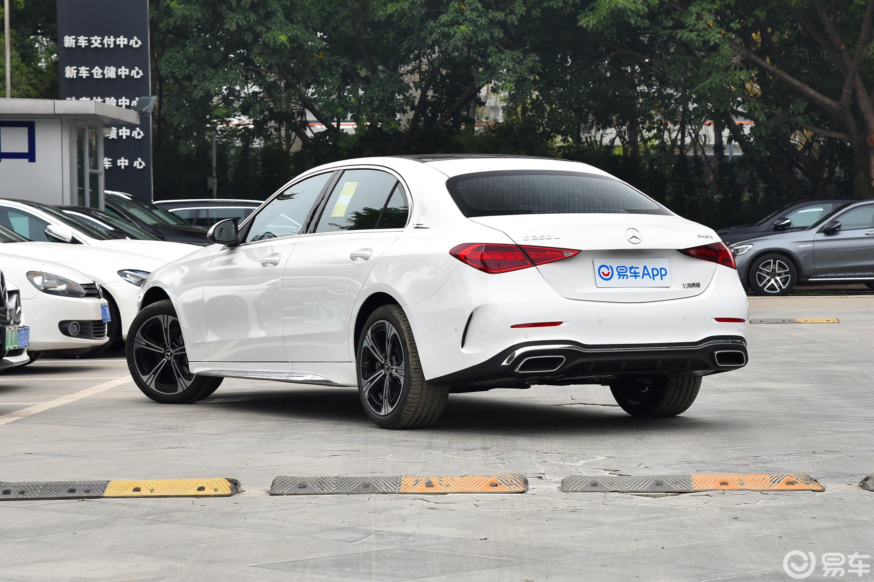 【奔驰C级C 260 L 4MATIC 运动版侧后45度车头向左水平图片-汽车图片大全】-易车