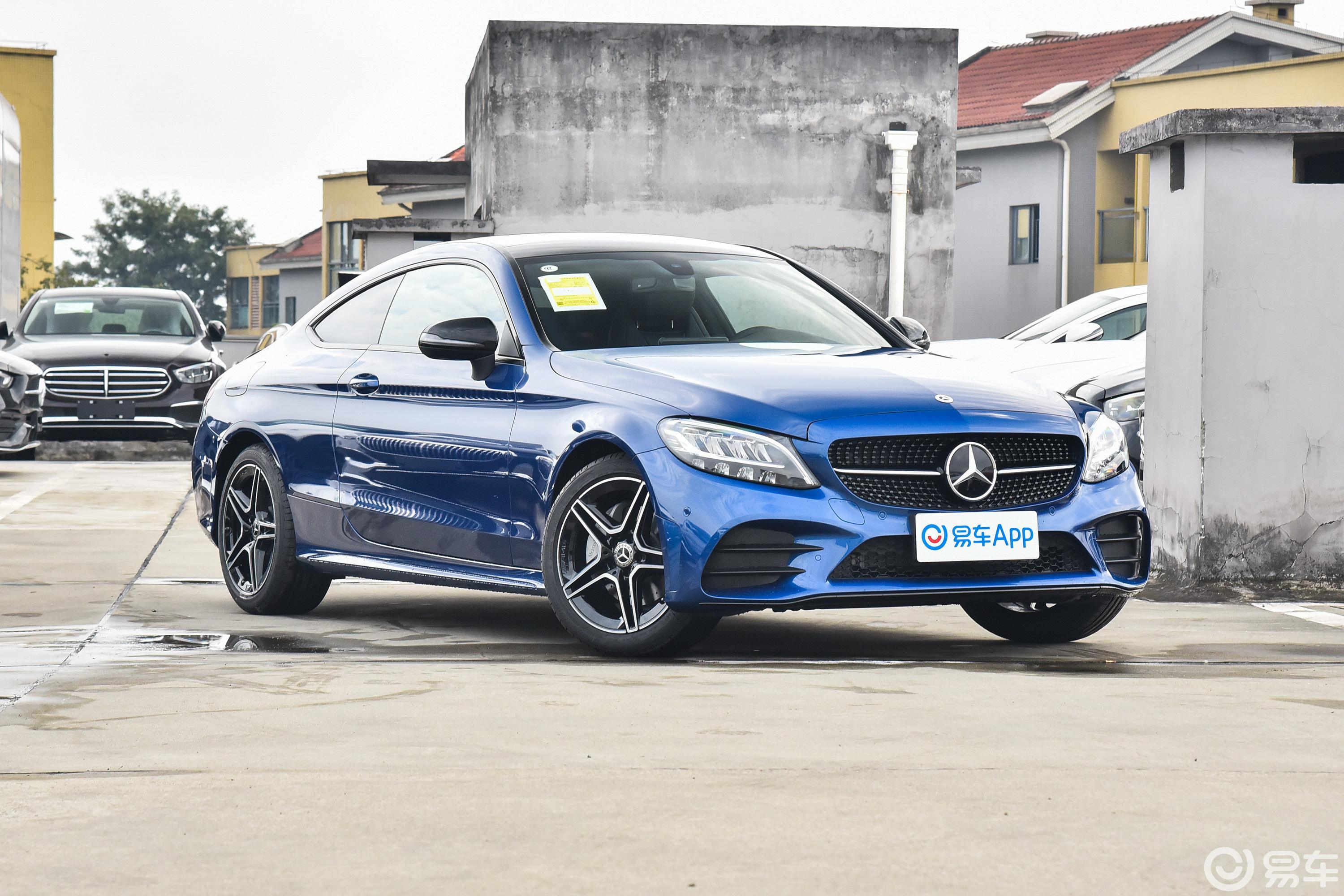 【奔驰C级(进口)C 260 轿跑车侧前45度车头向右水平图片-汽车图片大全】-易车