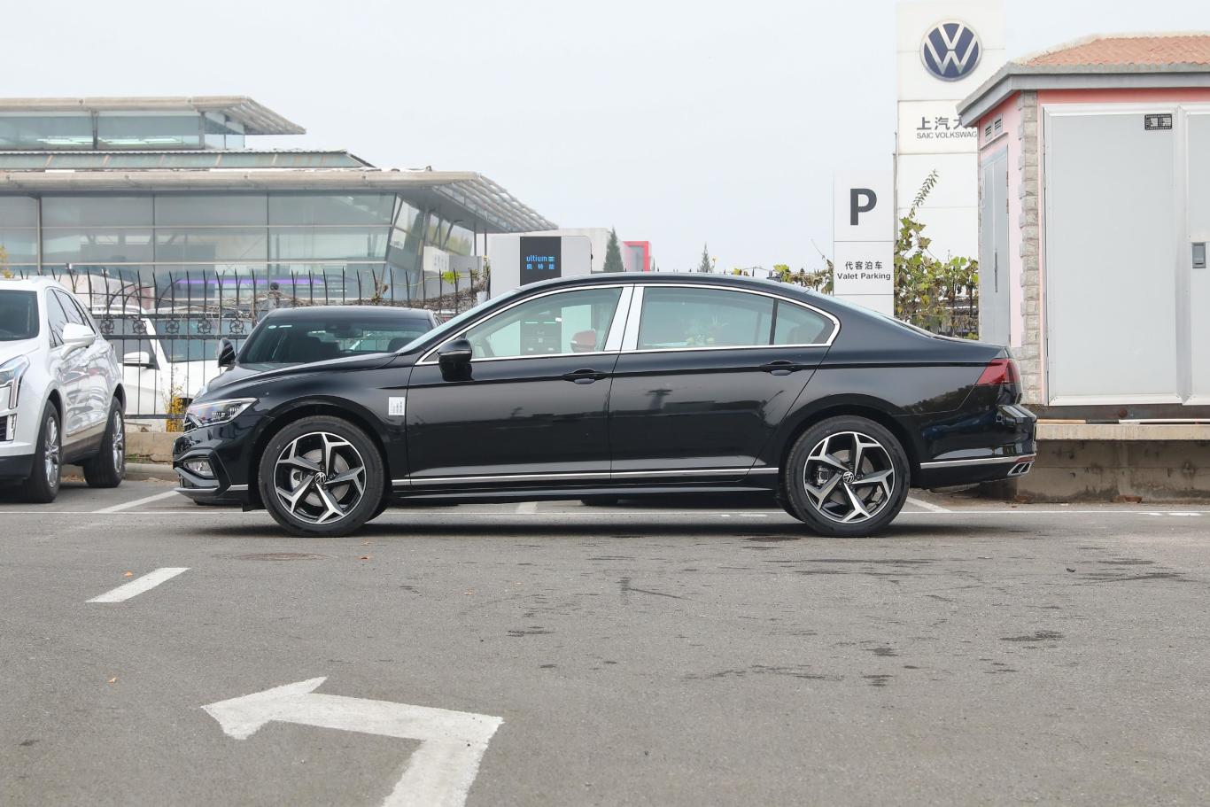 【迈腾200万辆纪念版 280TSI 领先型正侧车头向左水平图片-汽车图片大全】-易车