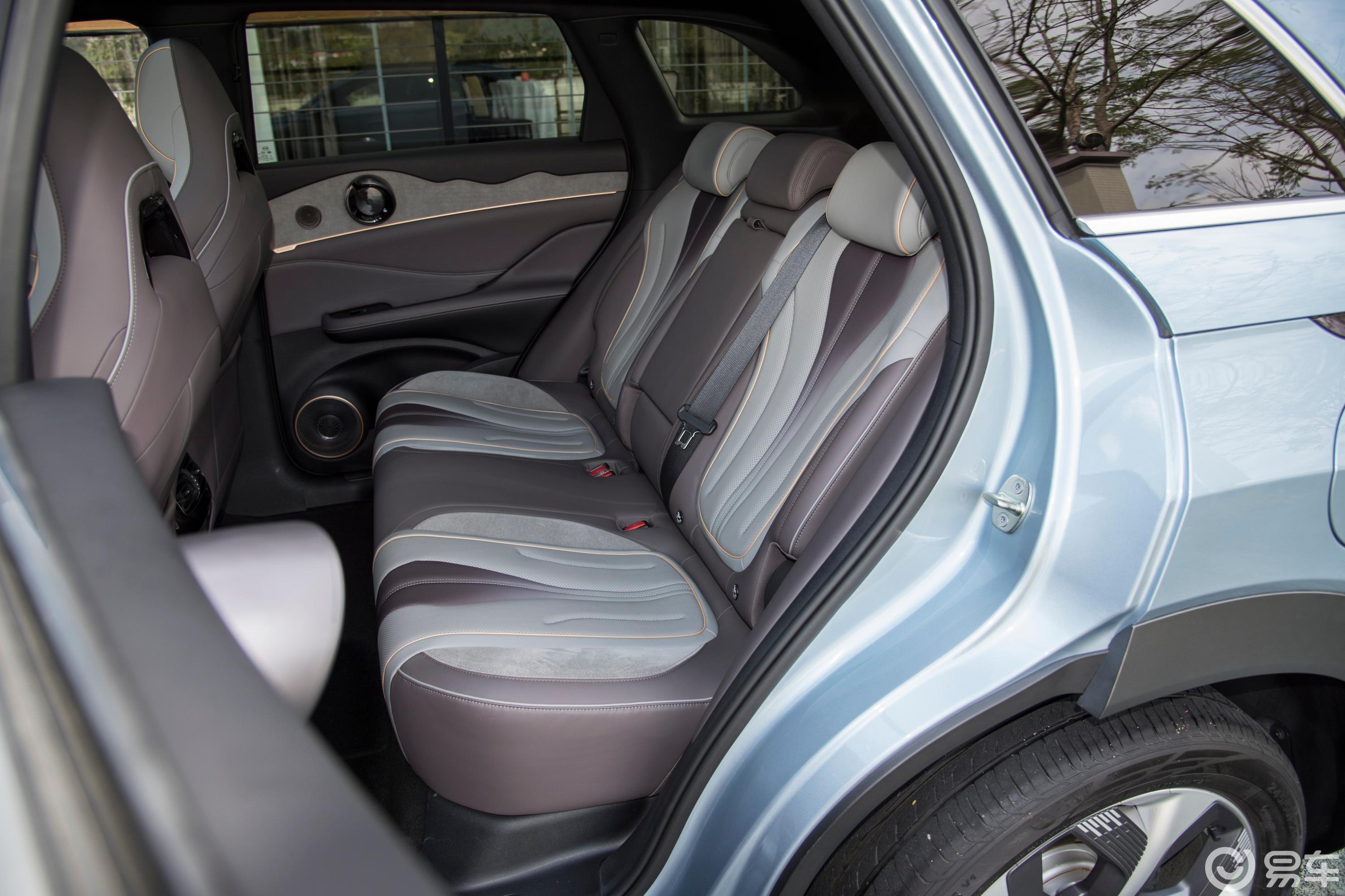 【护卫舰07DM-i 1.5T 100km 两驱旗舰型后排座椅图片-汽车图片大全】-易车