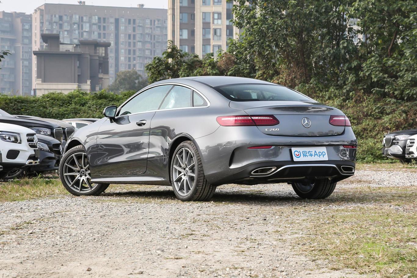 【奔驰E级(进口)E 260 轿跑车侧后45度车头向左水平图片-汽车图片大全】-易车