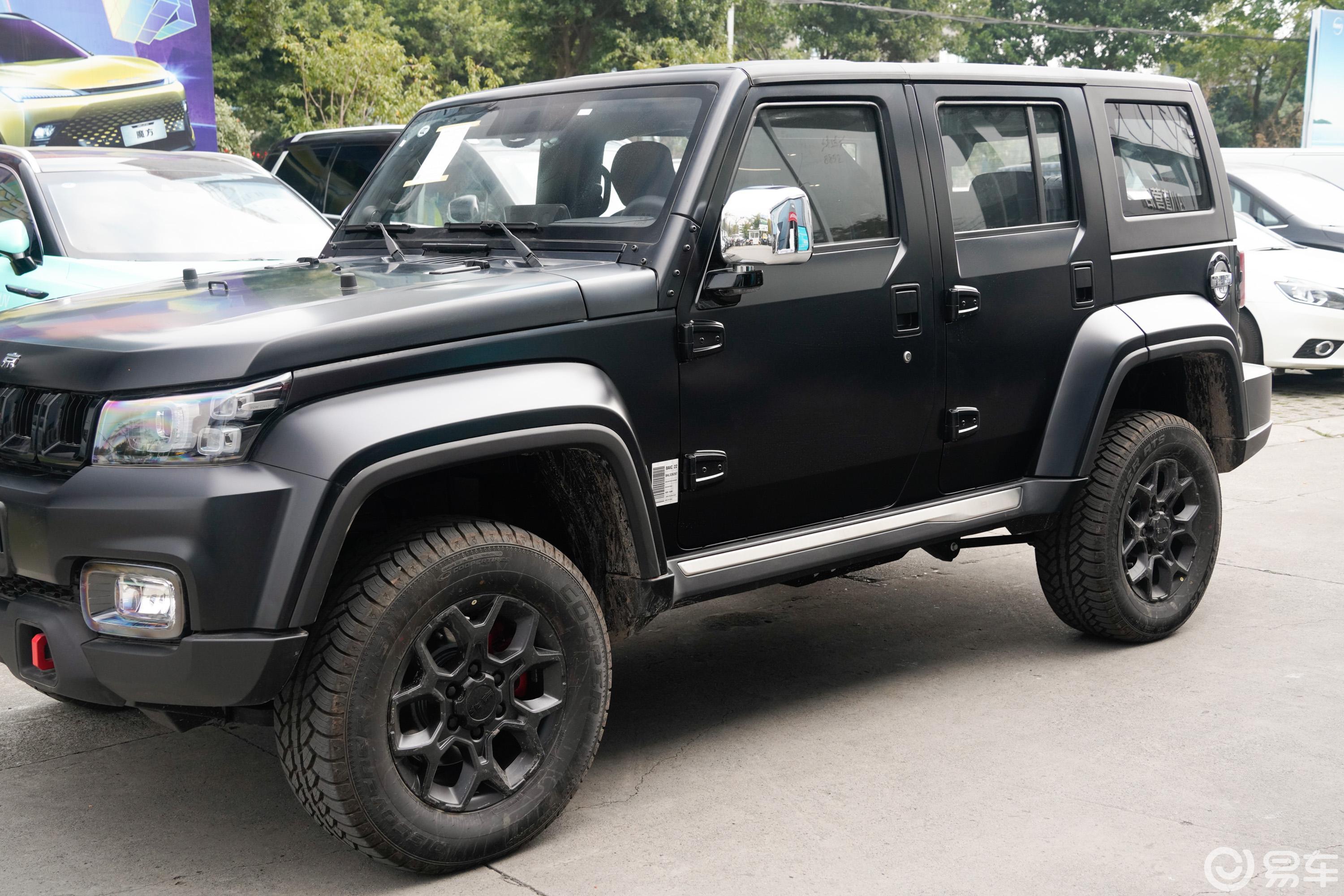 【北京BJ40刀锋英雄版 2.0T 自动四驱先锋版 柴油外观细节图片-汽车图片大全】-易车