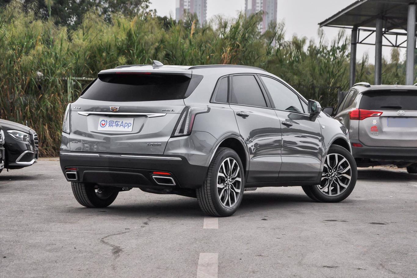 【凯迪拉克XT5轻混 2.0T 四驱豪华型蜂鸟版侧后45度车头向右水平图片-汽车图片大全】-易车