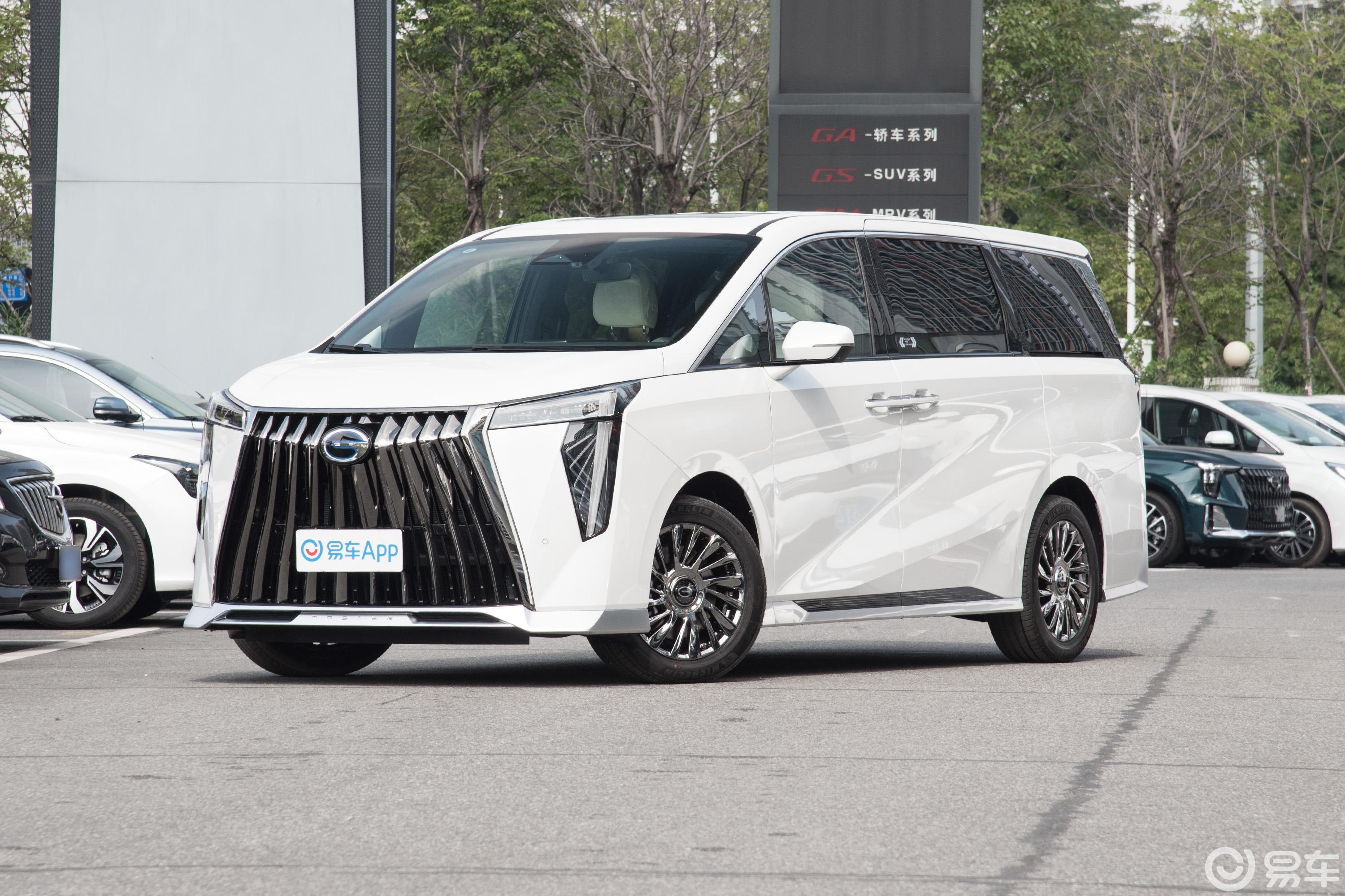 【传祺M8宗师系列 双擎 2.0T 旗舰版 7座侧前45度车头向左水平图片-汽车图片大全】-易车