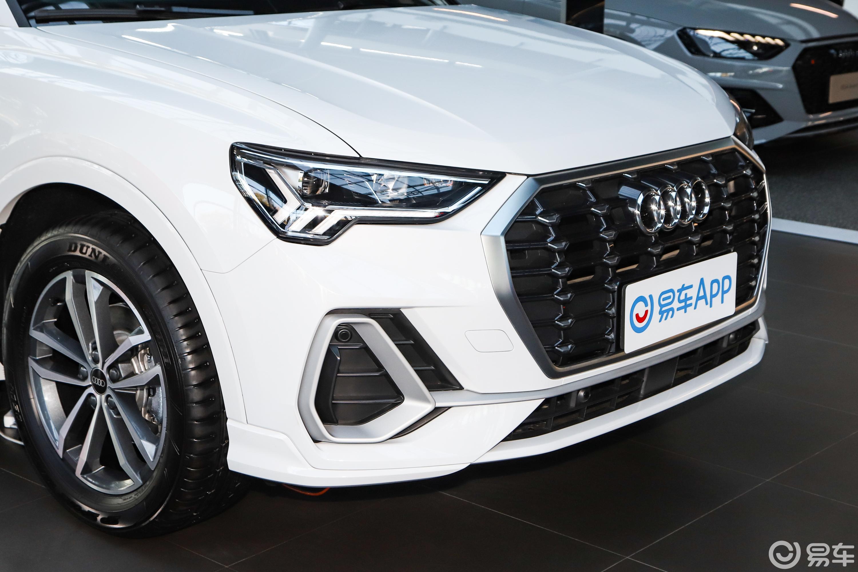 【奥迪Q335 TFSI 进取动感型前格栅侧俯拍图片-汽车图片大全】-易车