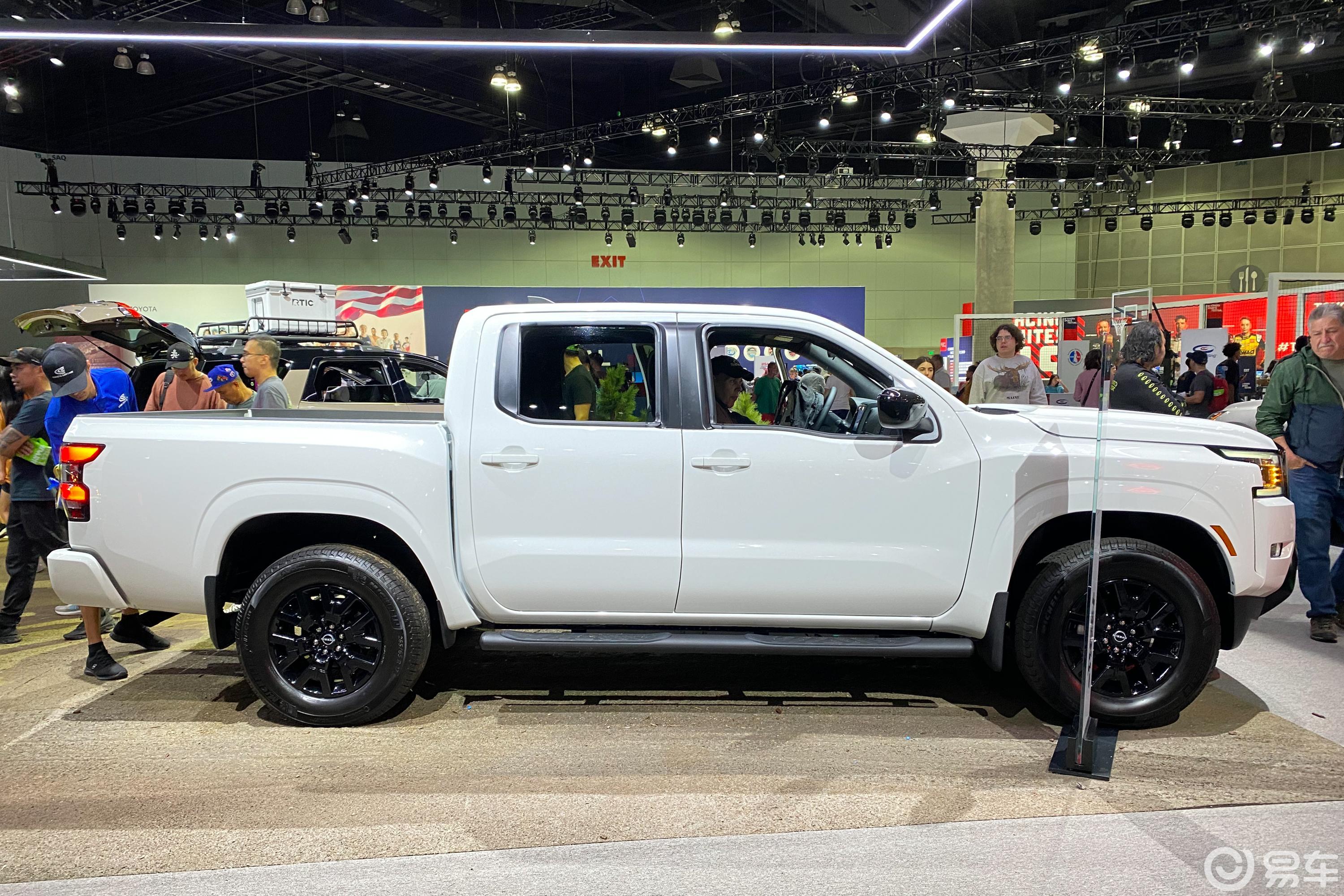 【Frontier图片-汽车图片大全】-易车