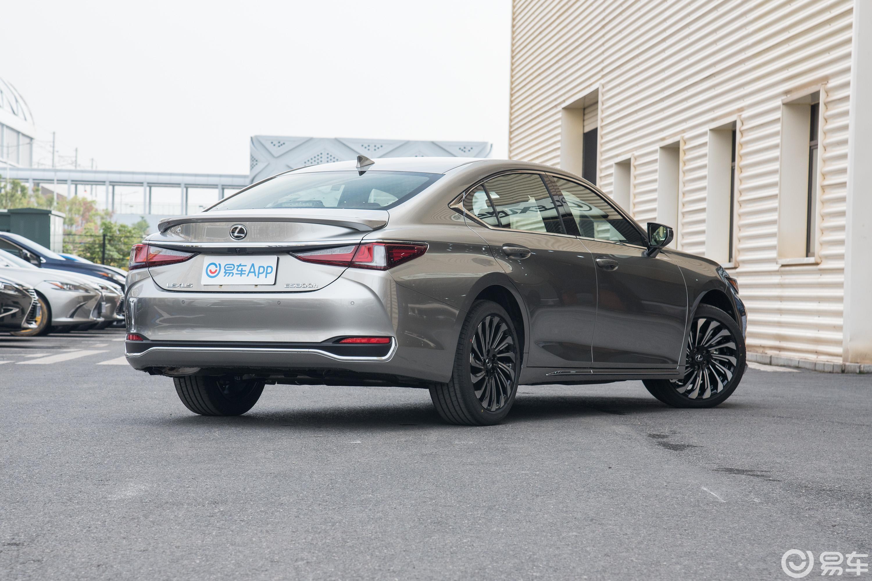 【雷克萨斯ES300h 银辉限定版侧后45度车头向右水平图片-汽车图片大全】-易车