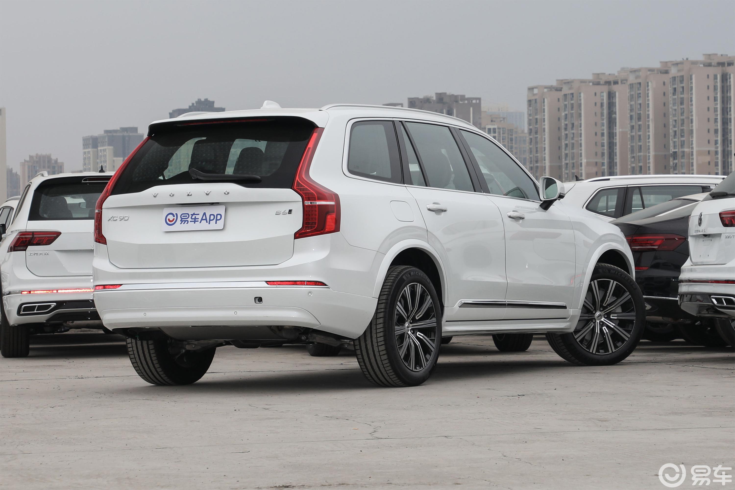 【沃尔沃XC90B6 智逸豪华版 7座侧后45度车头向右水平图片-汽车图片大全】-易车