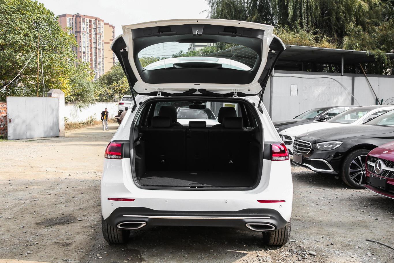 【奔驰B级B200 动感型后备厢图片-汽车图片大全】-易车