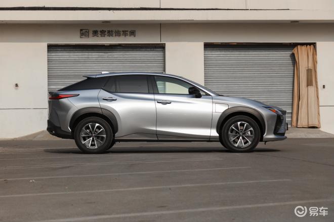 雷克萨斯全新RZ 300e正式上市 售35.59万元起_易车