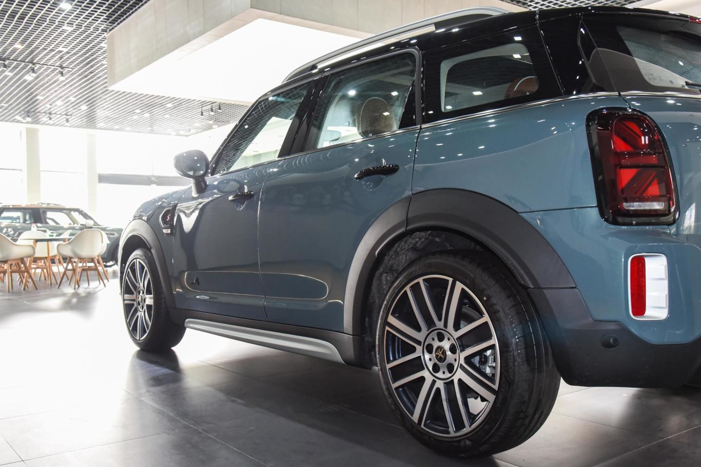 【MINI COUNTRYMAN改款 2.0T COOPER S ALL4 鉴赏家外观细节图片-汽车图片大全】-易车