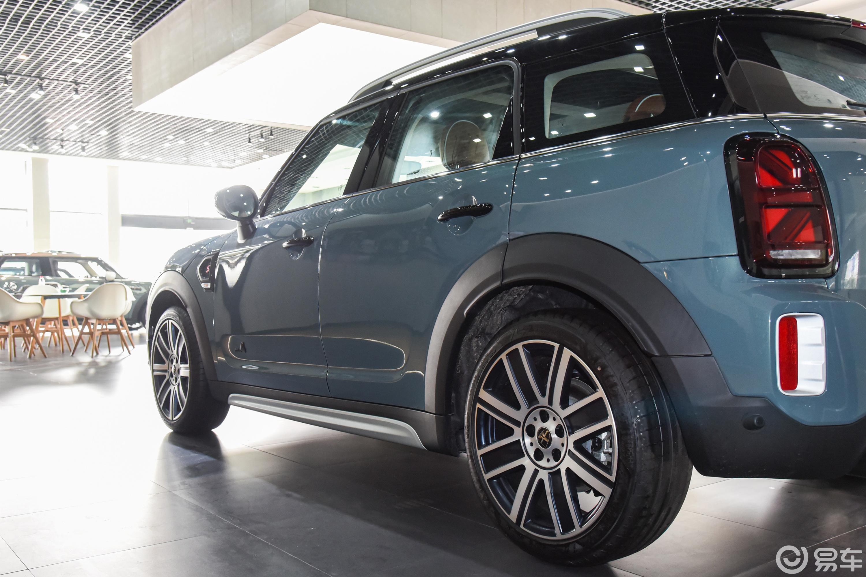 【MINI COUNTRYMAN改款 2.0T COOPER S ALL4 鉴赏家外观细节图片-汽车图片大全】-易车