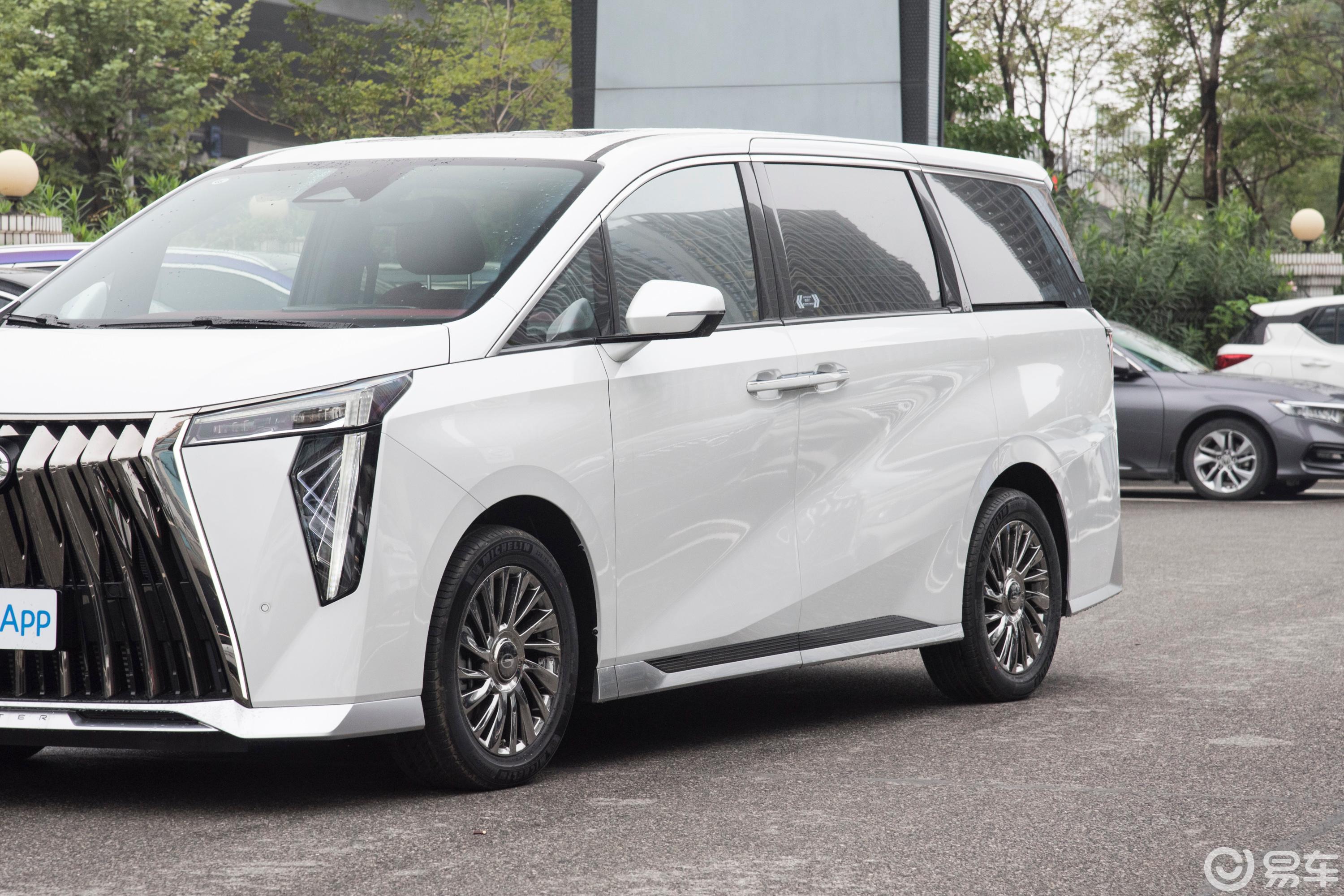 【传祺M8宗师系列 400T 至尊版 7座外观细节图片-汽车图片大全】-易车