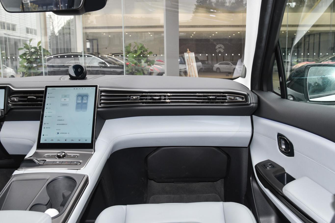 【蔚来ES6455km 运动版 75kWh副驾驶位区域图片-汽车图片大全】-易车