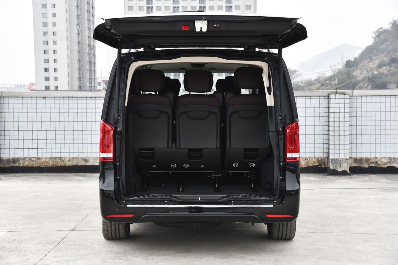 【奔驰V级V 260 L 豪华版后备厢图片-汽车图片大全】-易车