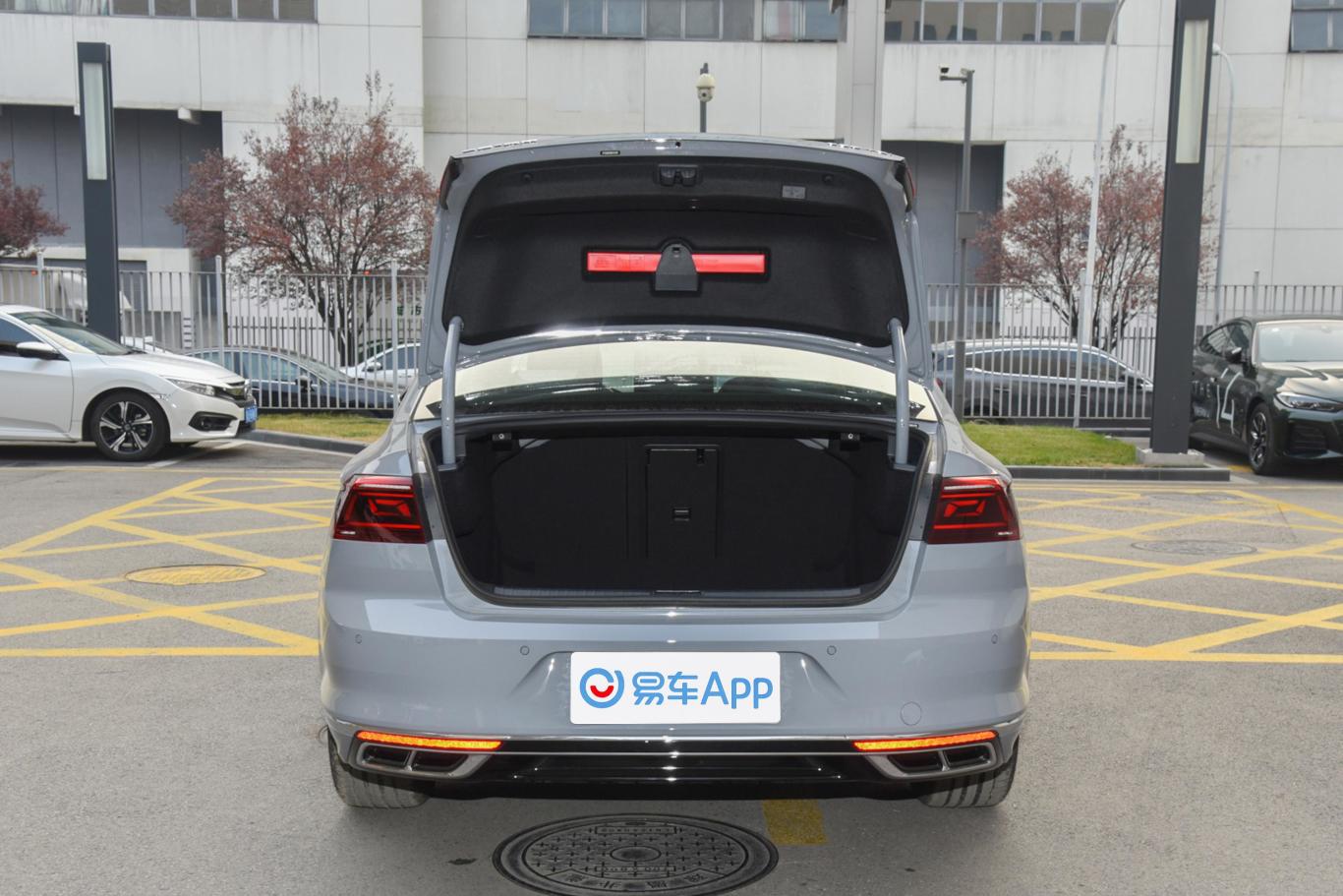 【迈腾200万辆纪念版 330TSI 豪华型后备厢图片-汽车图片大全】-易车