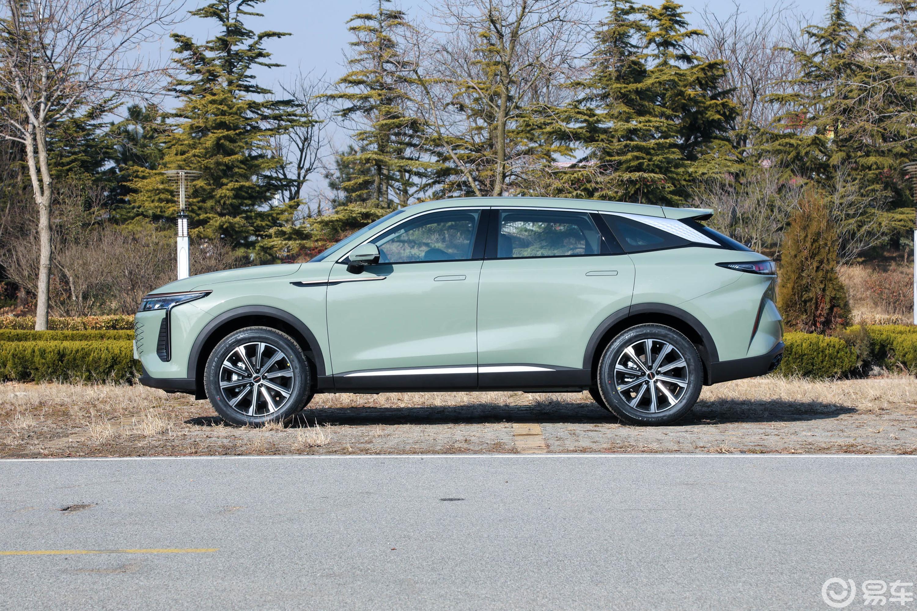 【星途瑶光400T 两驱试装车正侧车头向左水平图片-汽车图片大全】-易车