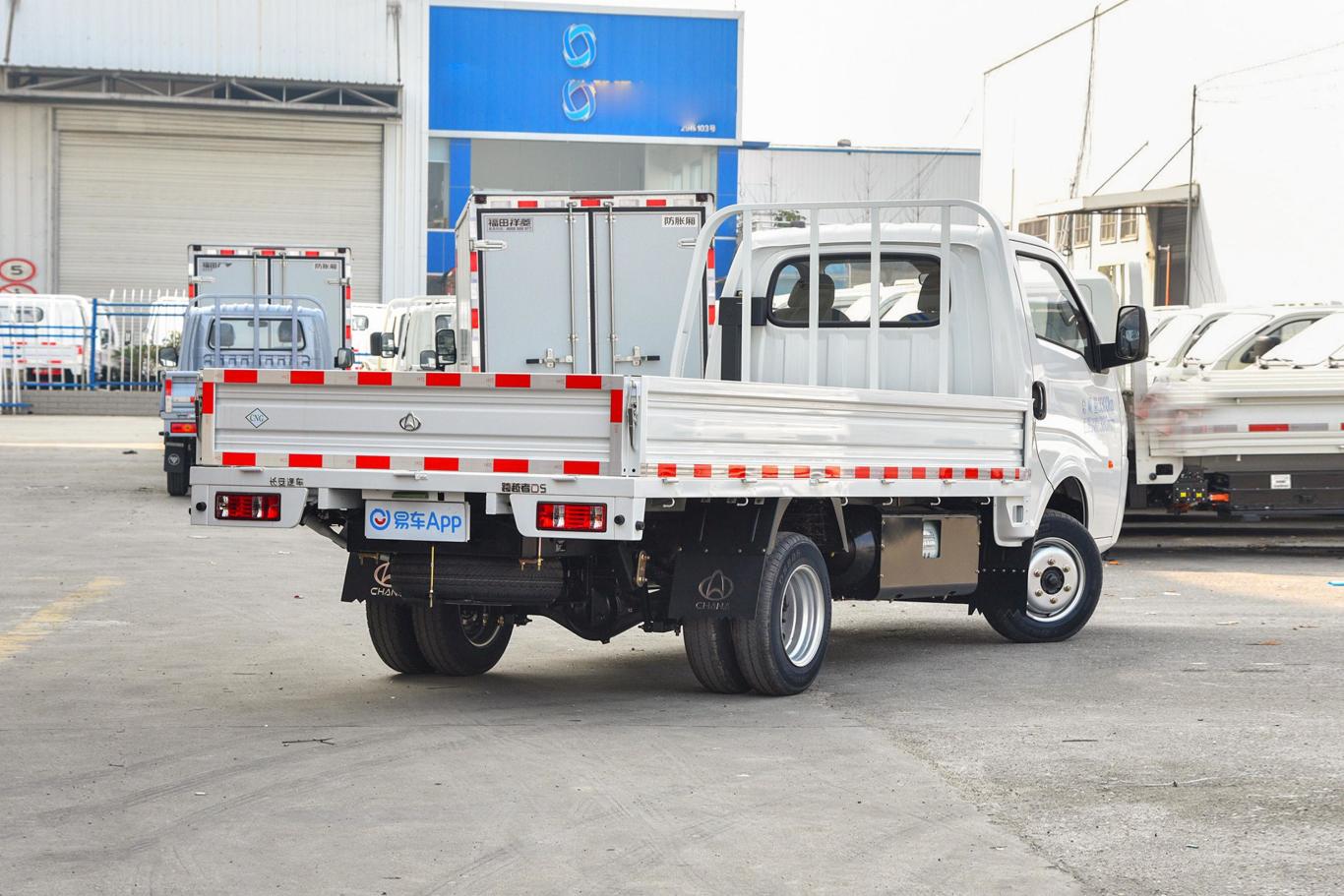 【跨越者D5柳机2.0L 122马力 3.7米栏板 单排 后双轮 舒适版 CNG 国Ⅵ侧后45度车头向右水平图片-汽车图片大全】-易车