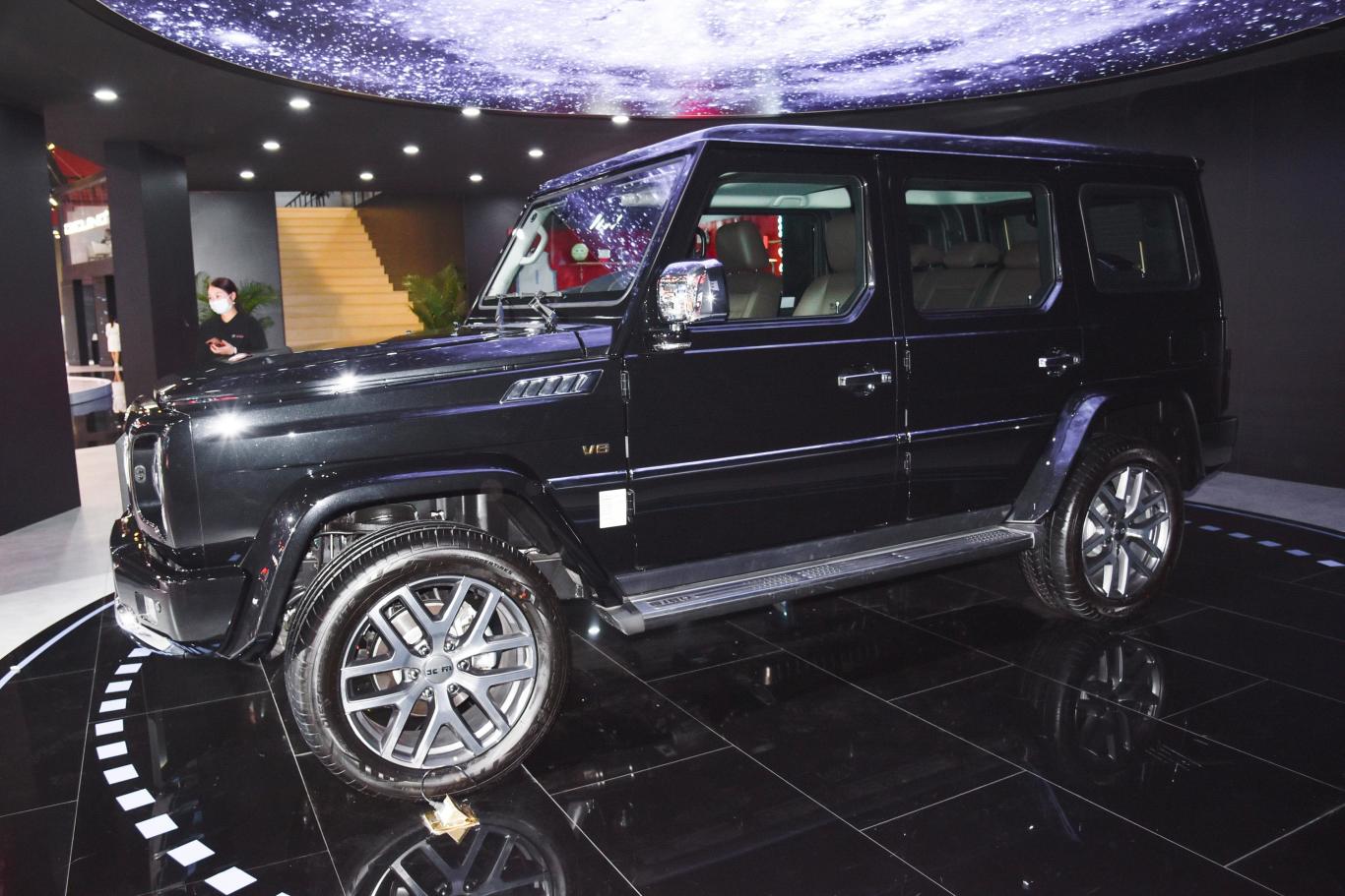 【北京越野BJ803.0T 荣耀版正侧车头向左水平图片-汽车图片大全】-易车