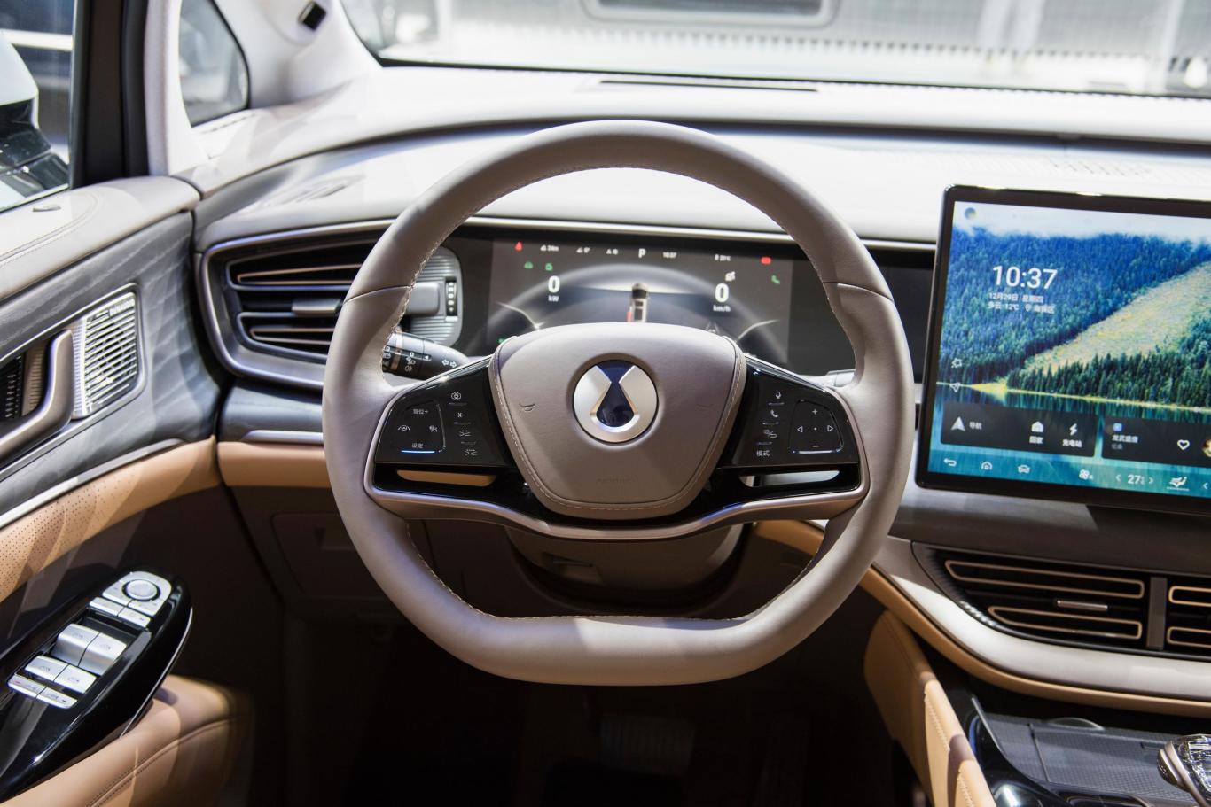 【腾势D9EV 600km 四驱旗舰版 7座图片-汽车图片大全】-易车