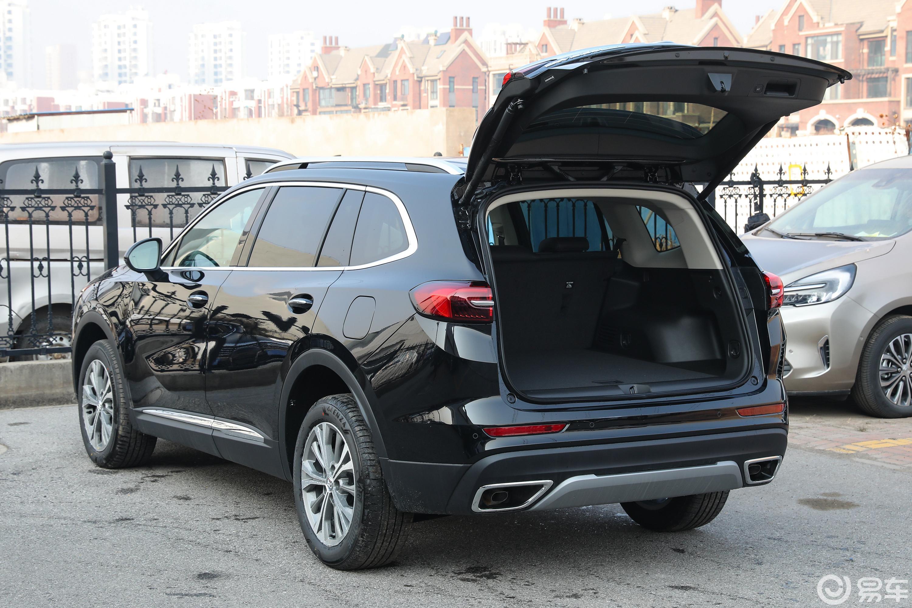 【昂科威昂科威Plus 652T 两驱豪华型后备厢开启45度侧拍图片-汽车图片大全】-易车