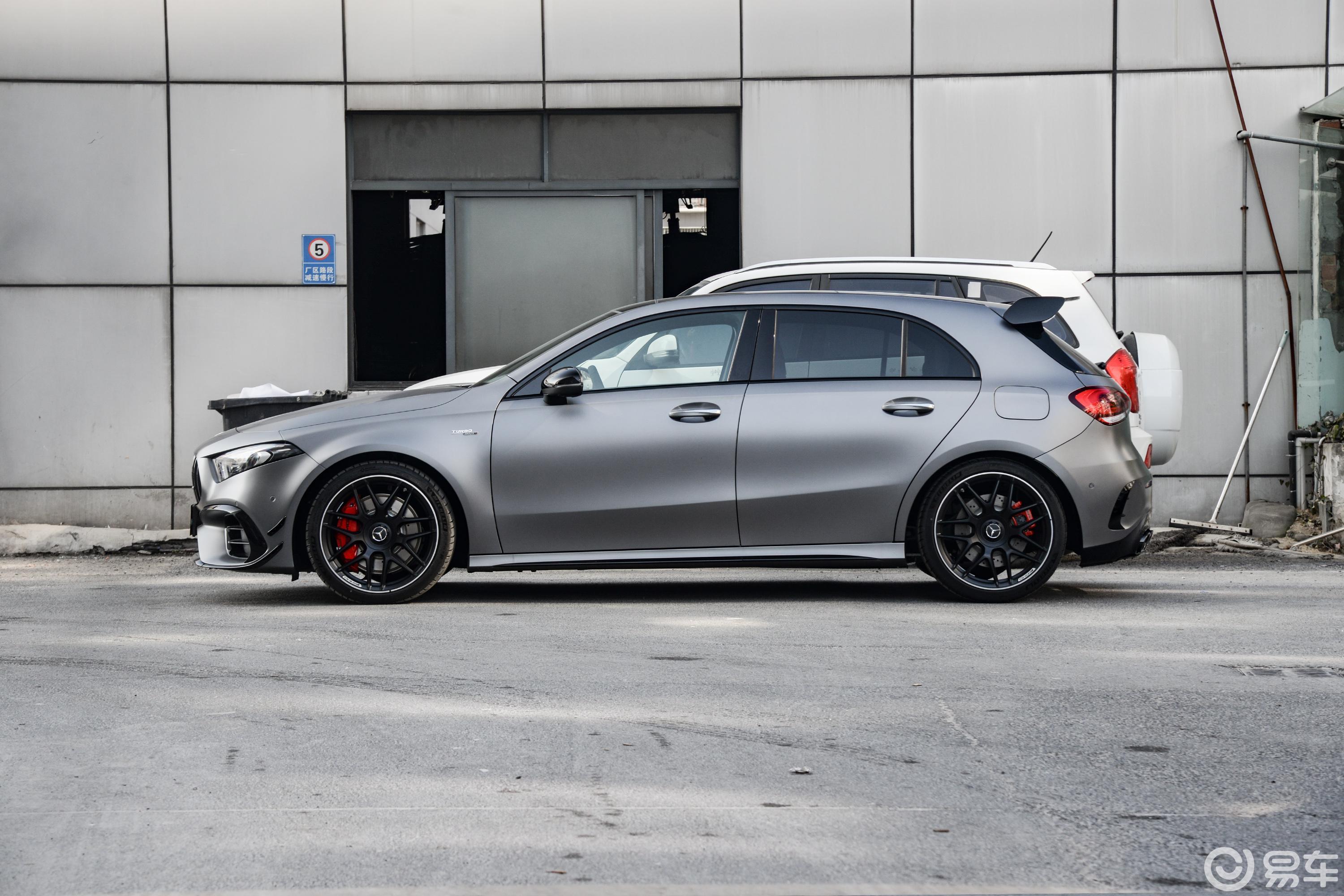 【奔驰A级 AMG(进口)AMG A 45 S 4MATIC+正侧车头向左水平图片-汽车图片大全】-易车