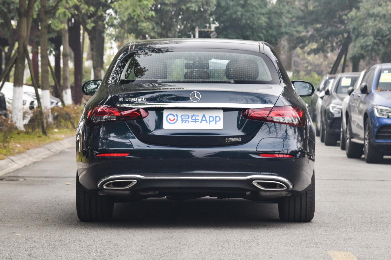 【奔驰E级 插电混动E 350 e L 插电式混合动力轿车正后水平图片-汽车图片大全】-易车