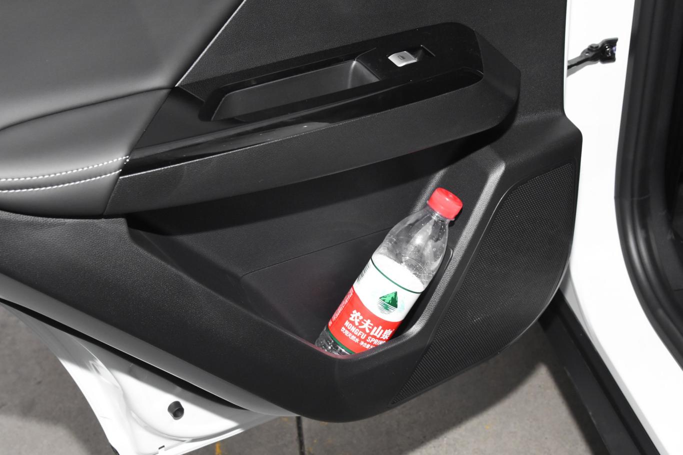 【小鹏G3G3i 460N+后排空间图片-汽车图片大全】-易车