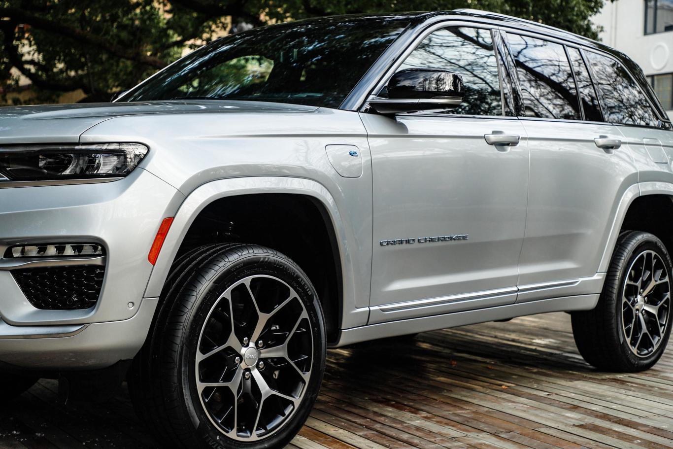 【大切诺基4xe2.0T 47km 巅峰版外观细节图片-汽车图片大全】-易车