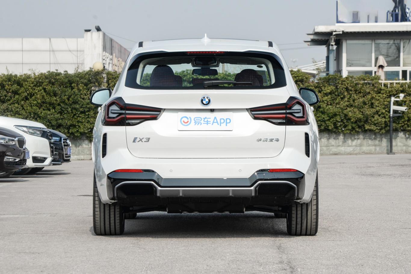 【宝马iX3535km 创领型正后水平图片-汽车图片大全】-易车