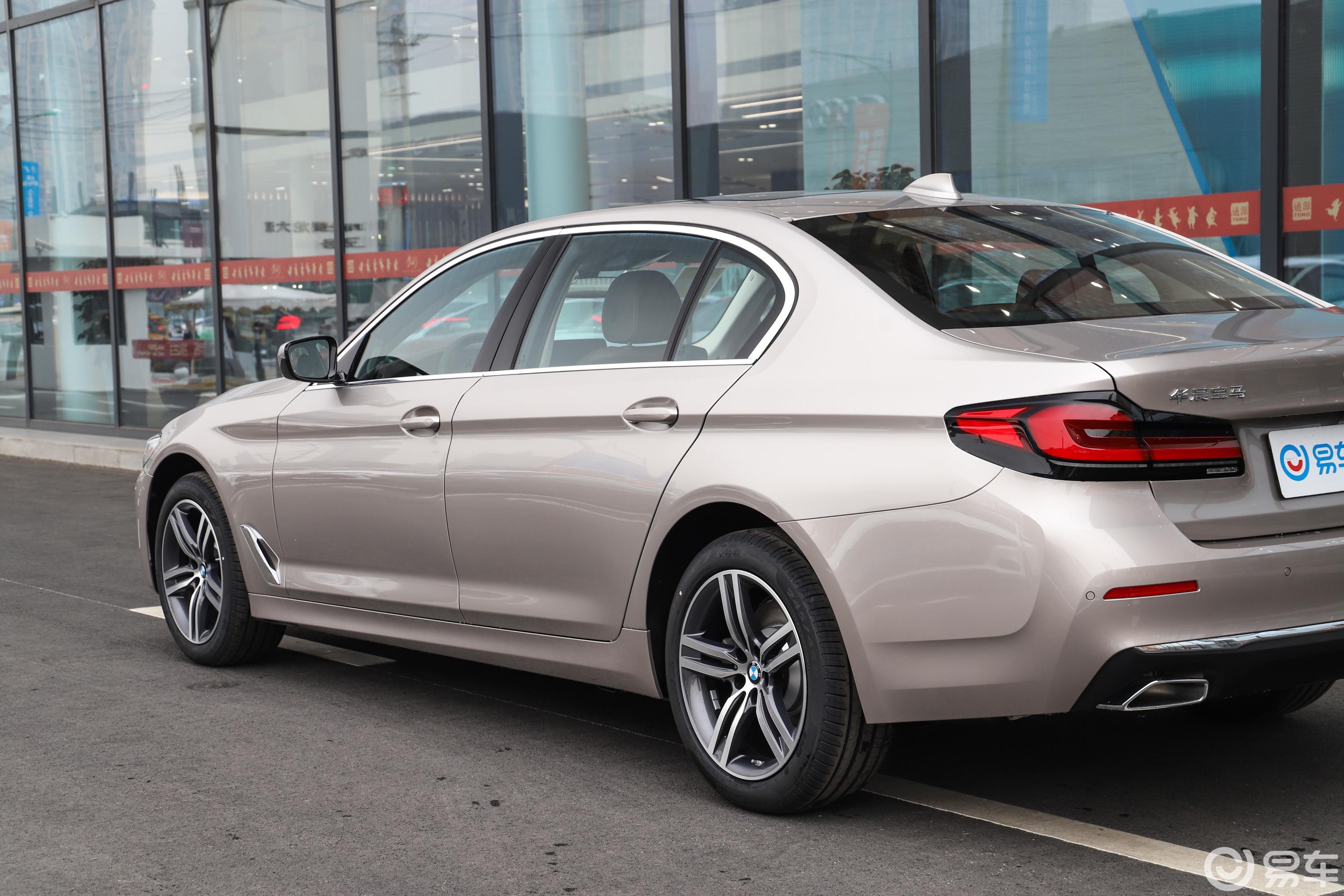 【宝马5系530Li 领先型 豪华套装外观细节图片-汽车图片大全】-易车