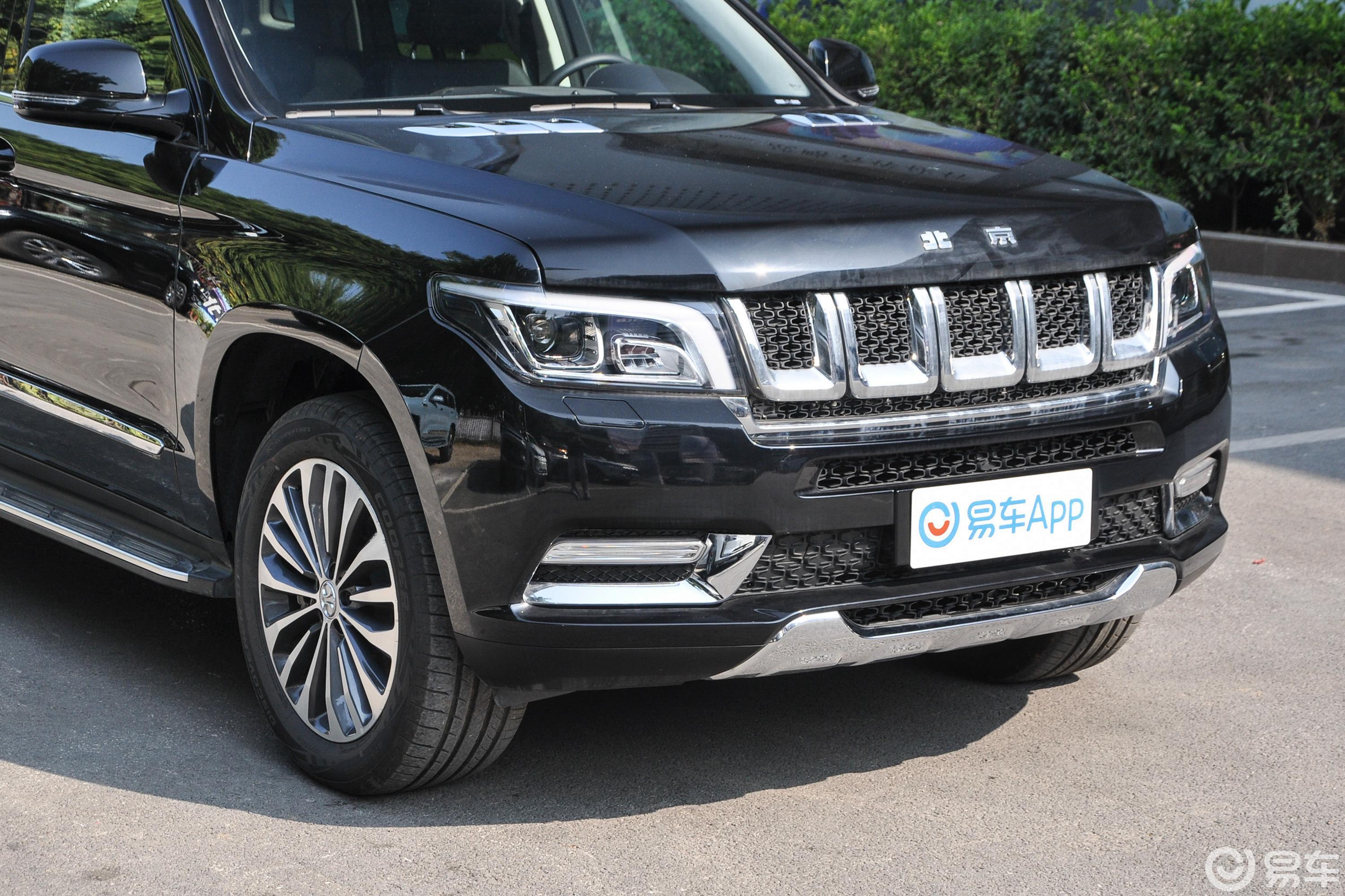 【北京BJ90山河经典版 3.0T 至尊版前格栅侧俯拍图片-汽车图片大全】-易车