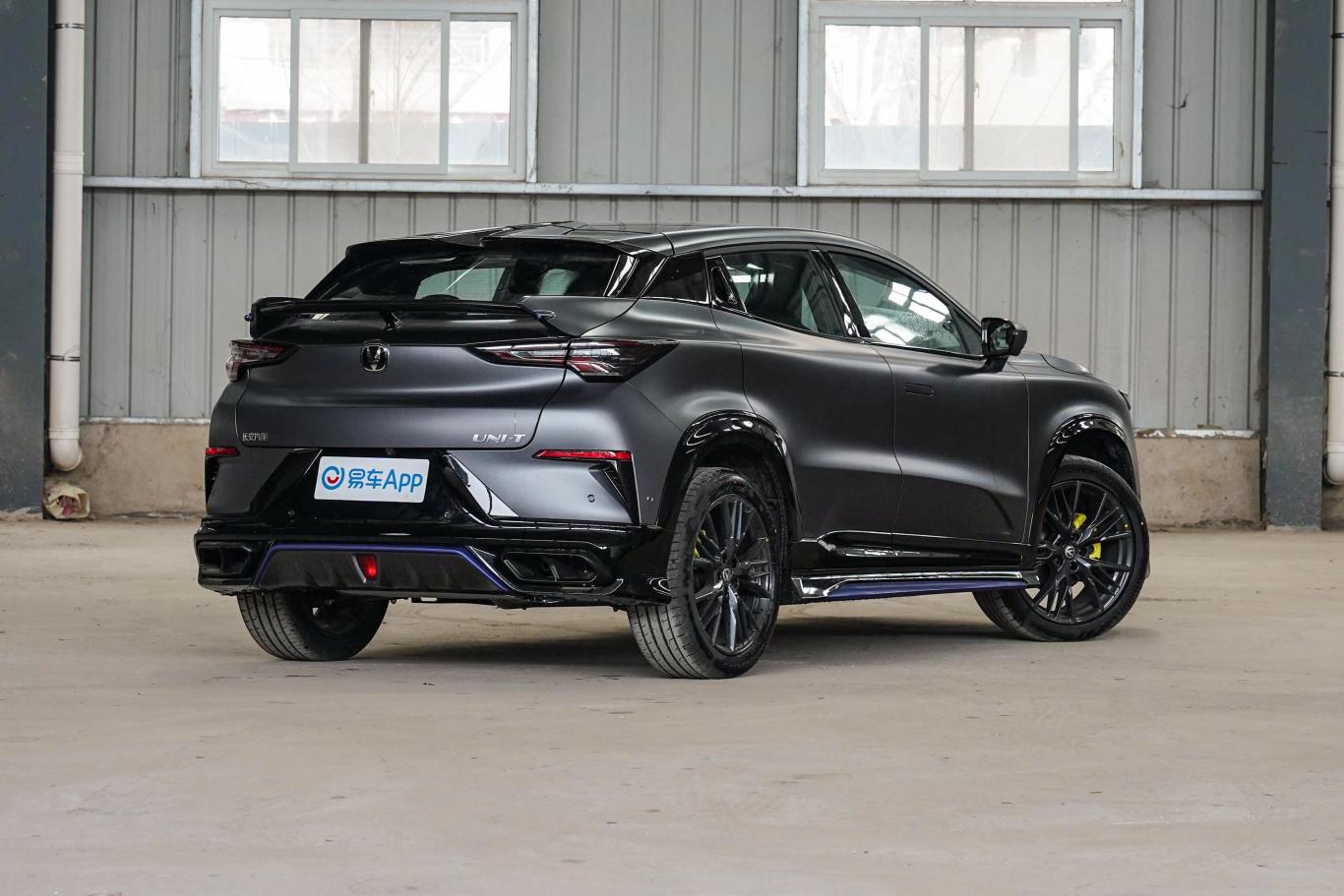 【长安UNI-T第二代 运动版 1.5T 旗舰型侧后45度车头向右水平图片-汽车图片大全】-易车