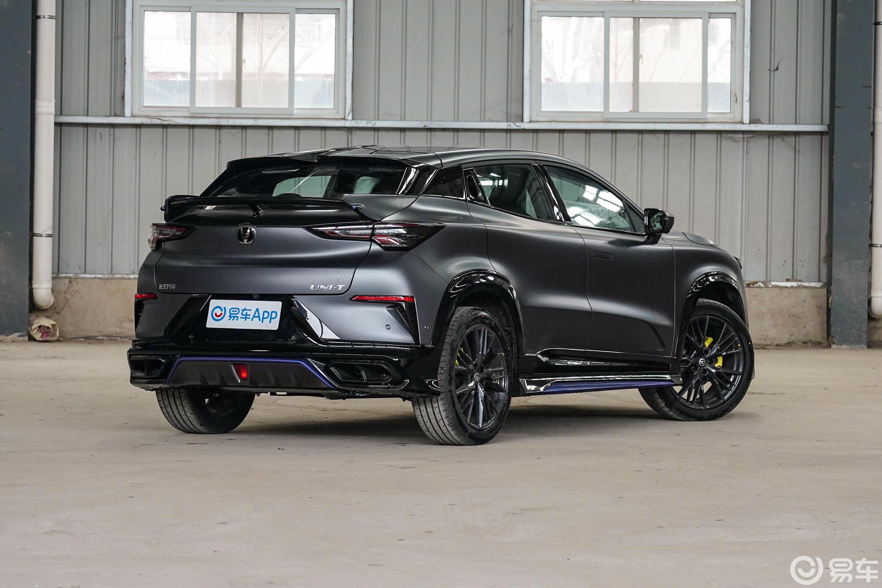 【长安UNI-T第二代 运动版 1.5T 旗舰型侧后45度车头向右水平图片-汽车图片大全】-易车