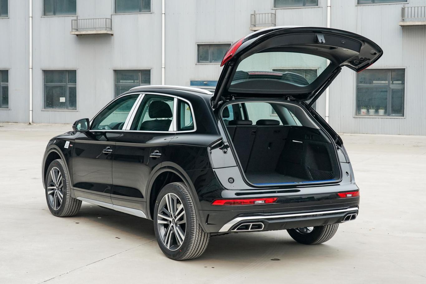 【奥迪Q5L40 TFSI 时尚动感型后备厢开启45度侧拍图片-汽车图片大全】-易车